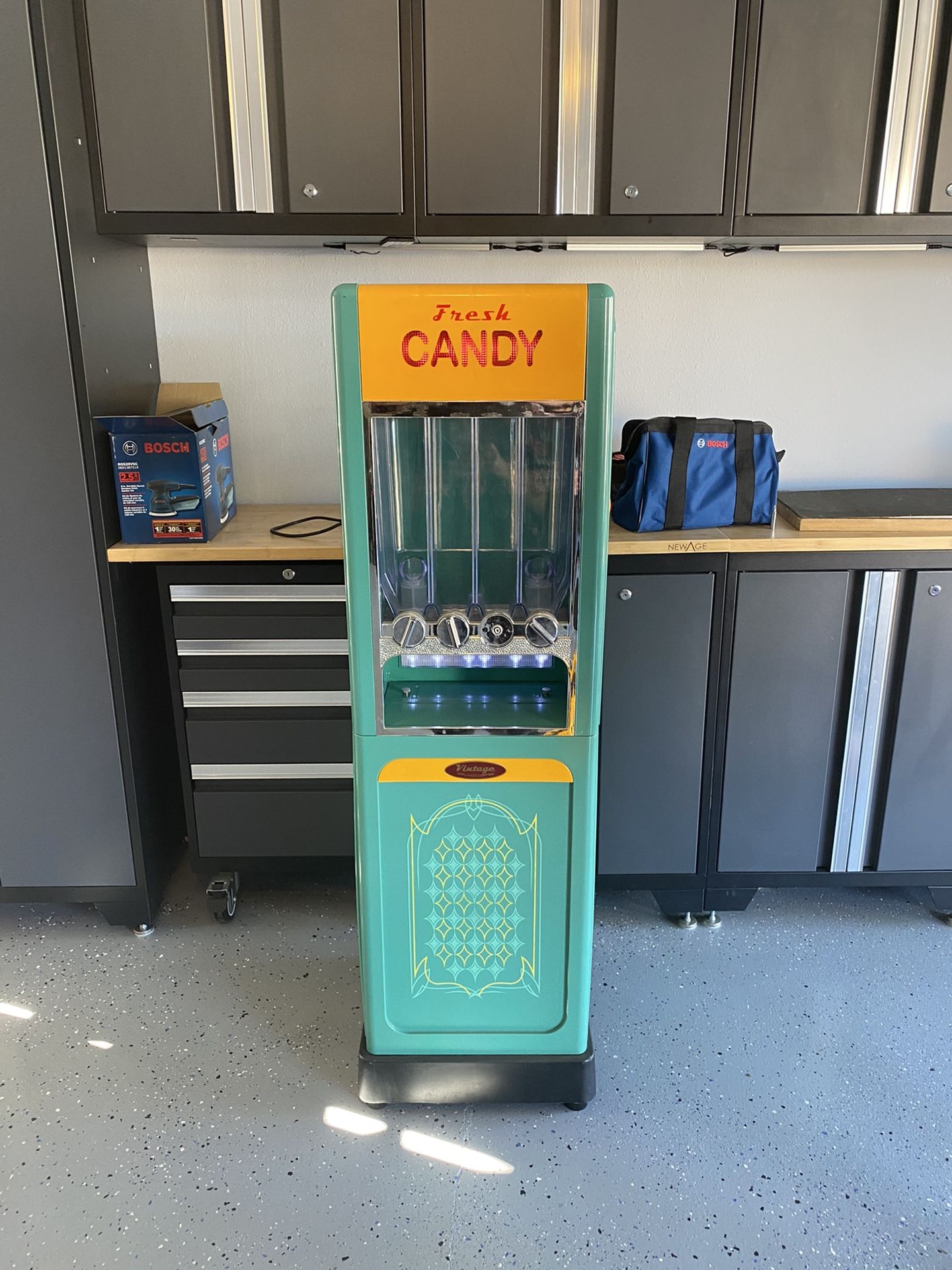 Vintage candy machine for Sale in Tustin, CA - OfferUp