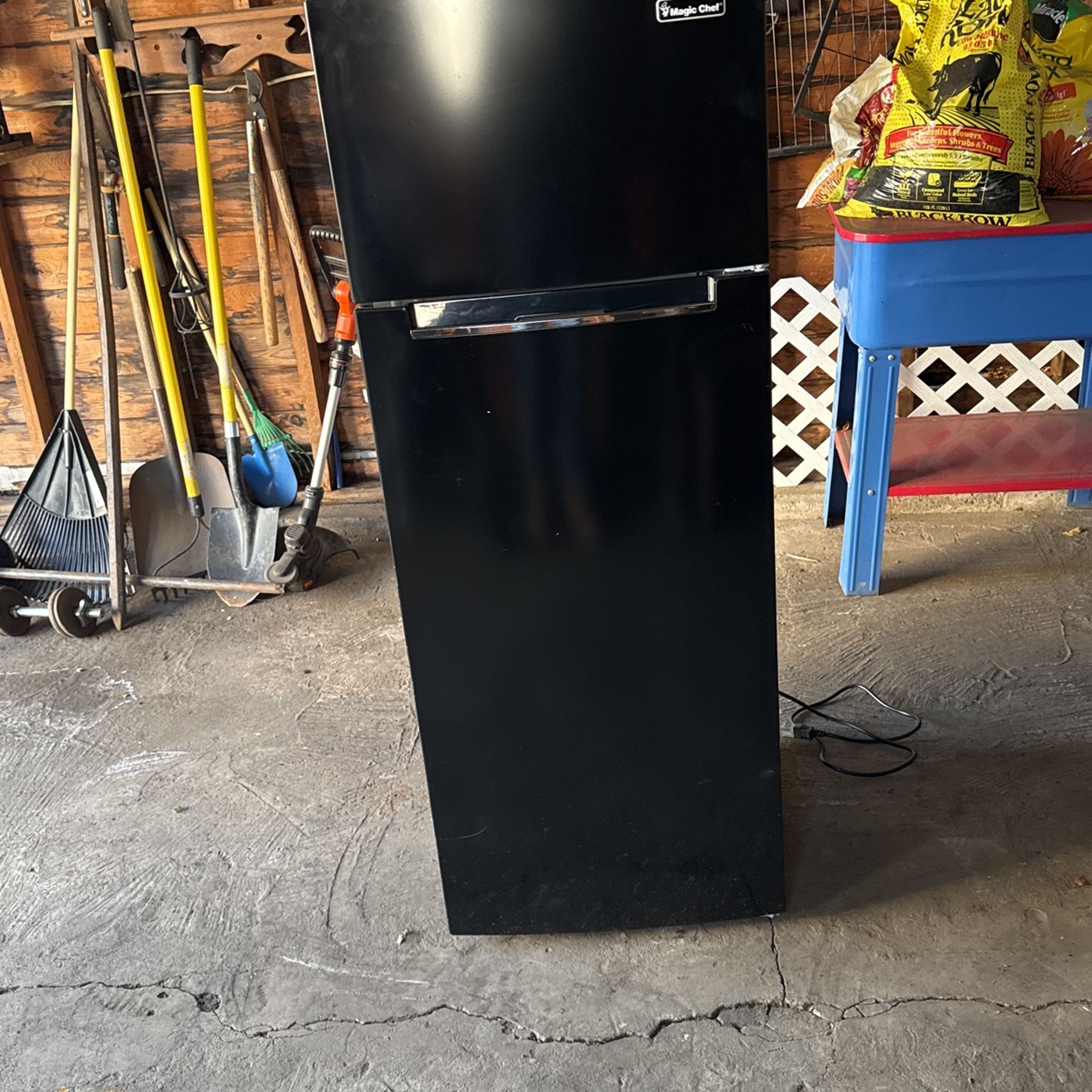 Magic Chef refrigerator for Sale in Port Jervis, NY - OfferUp