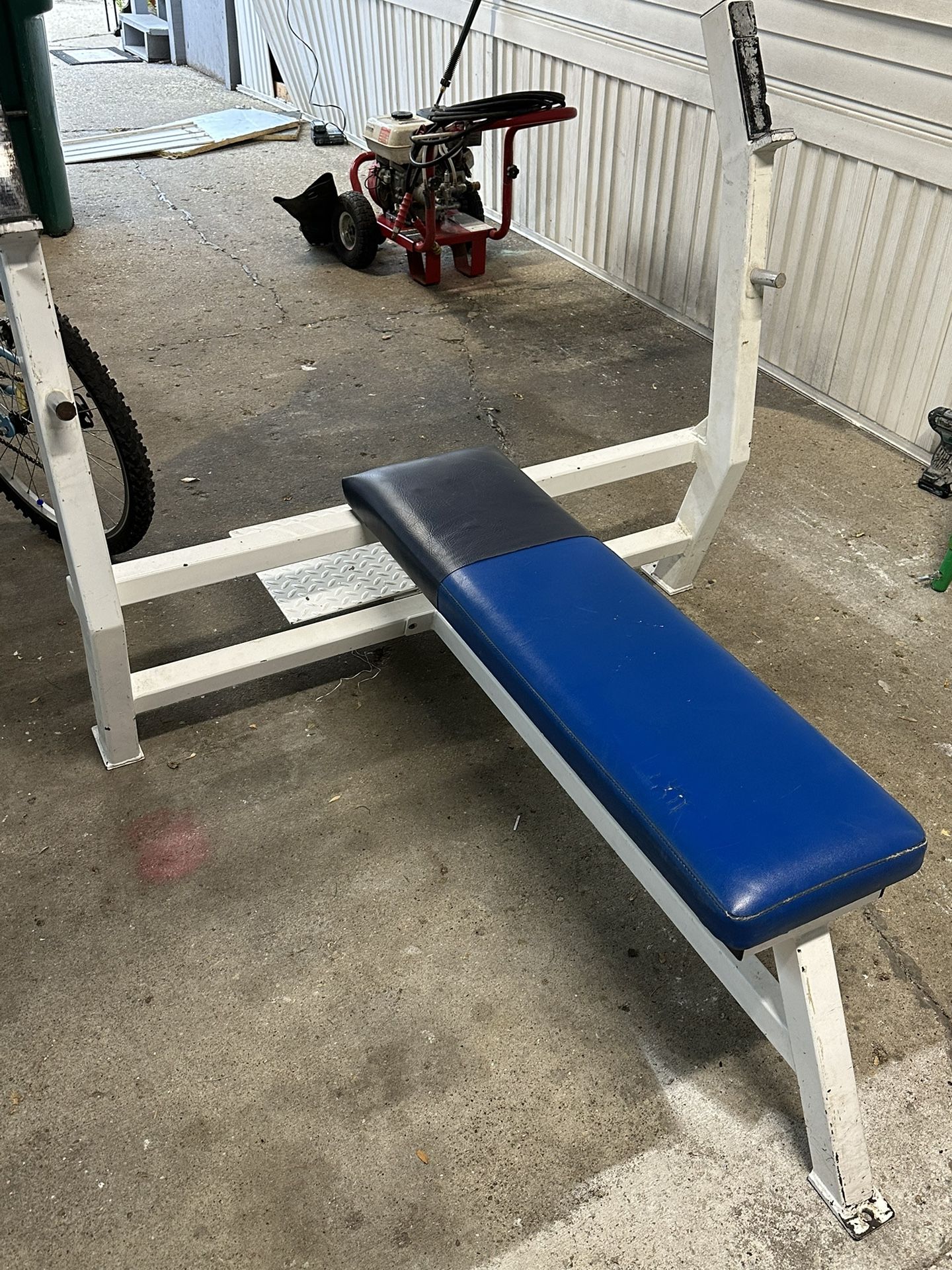 Weight Bench for Sale in Wheeling, IL - OfferUp