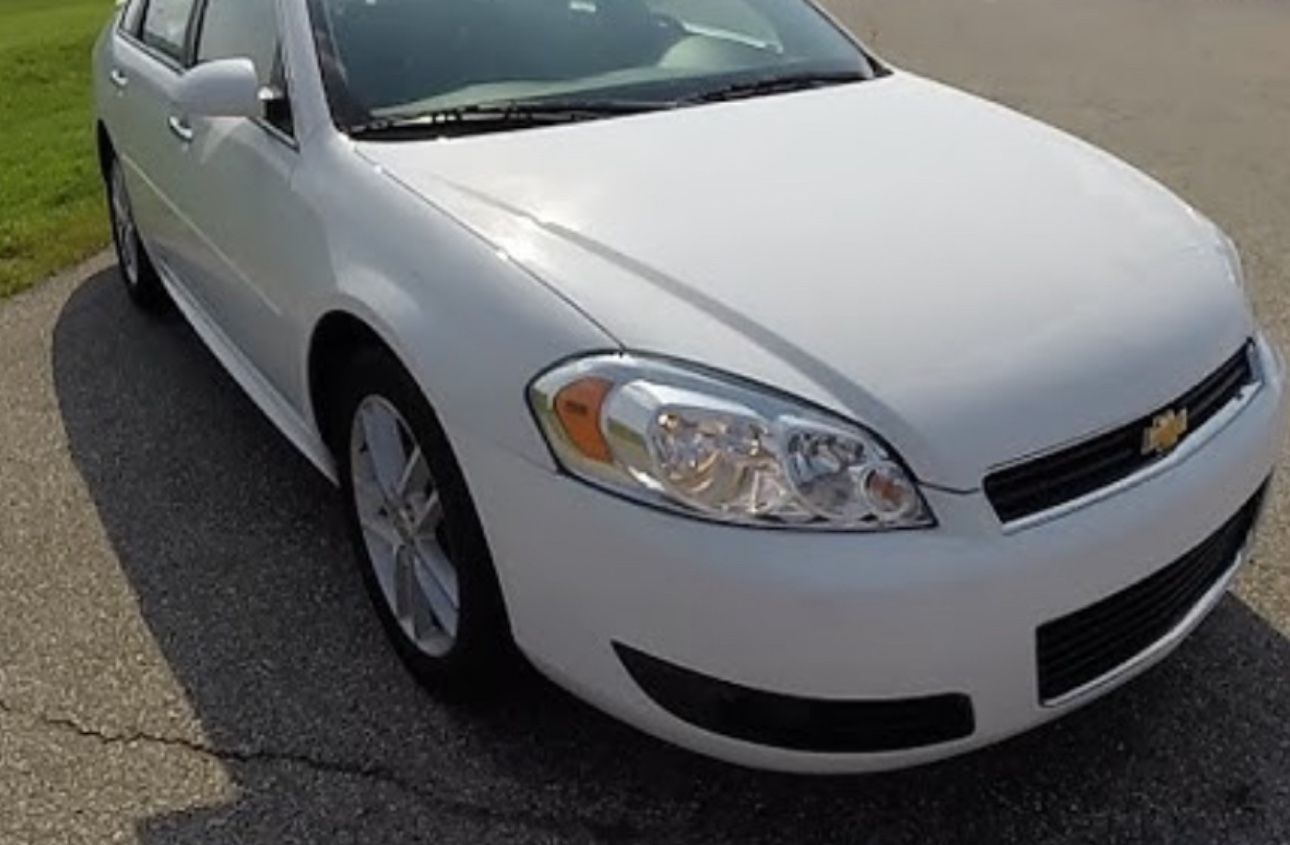 2011 Chevrolet Impala for Sale in Mequon, WI - OfferUp