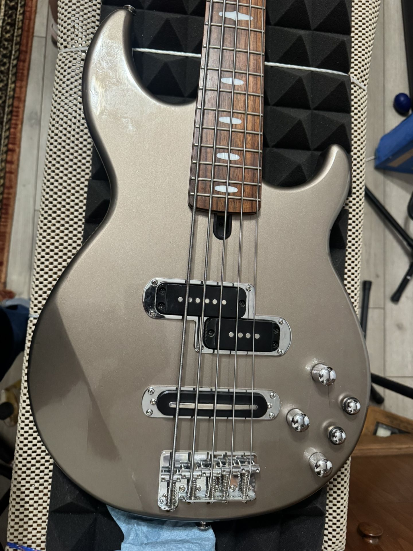Yamaha 5 String Bass for Sale in Pomona, CA - OfferUp