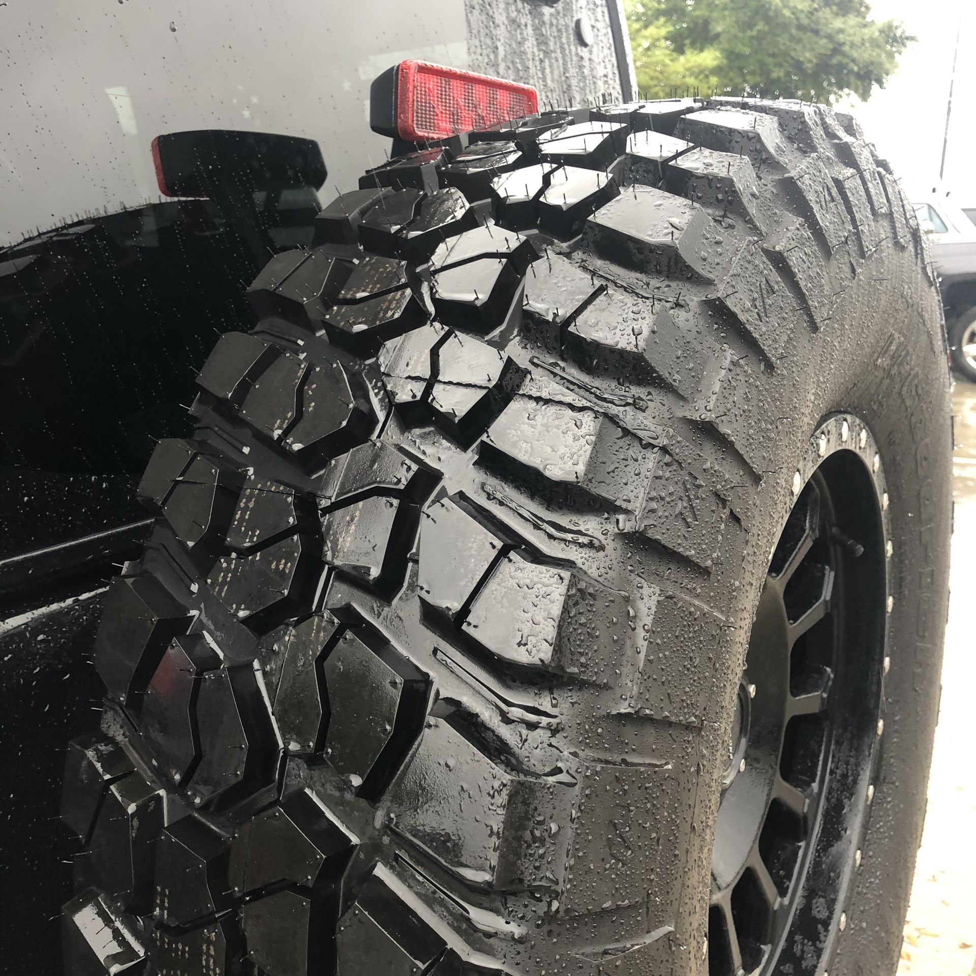 BF Goodrich Mud Terrain T/A KM2 35x12.50R17LT for Jeep or Truck for Sale in Atascocita, TX - OfferUp