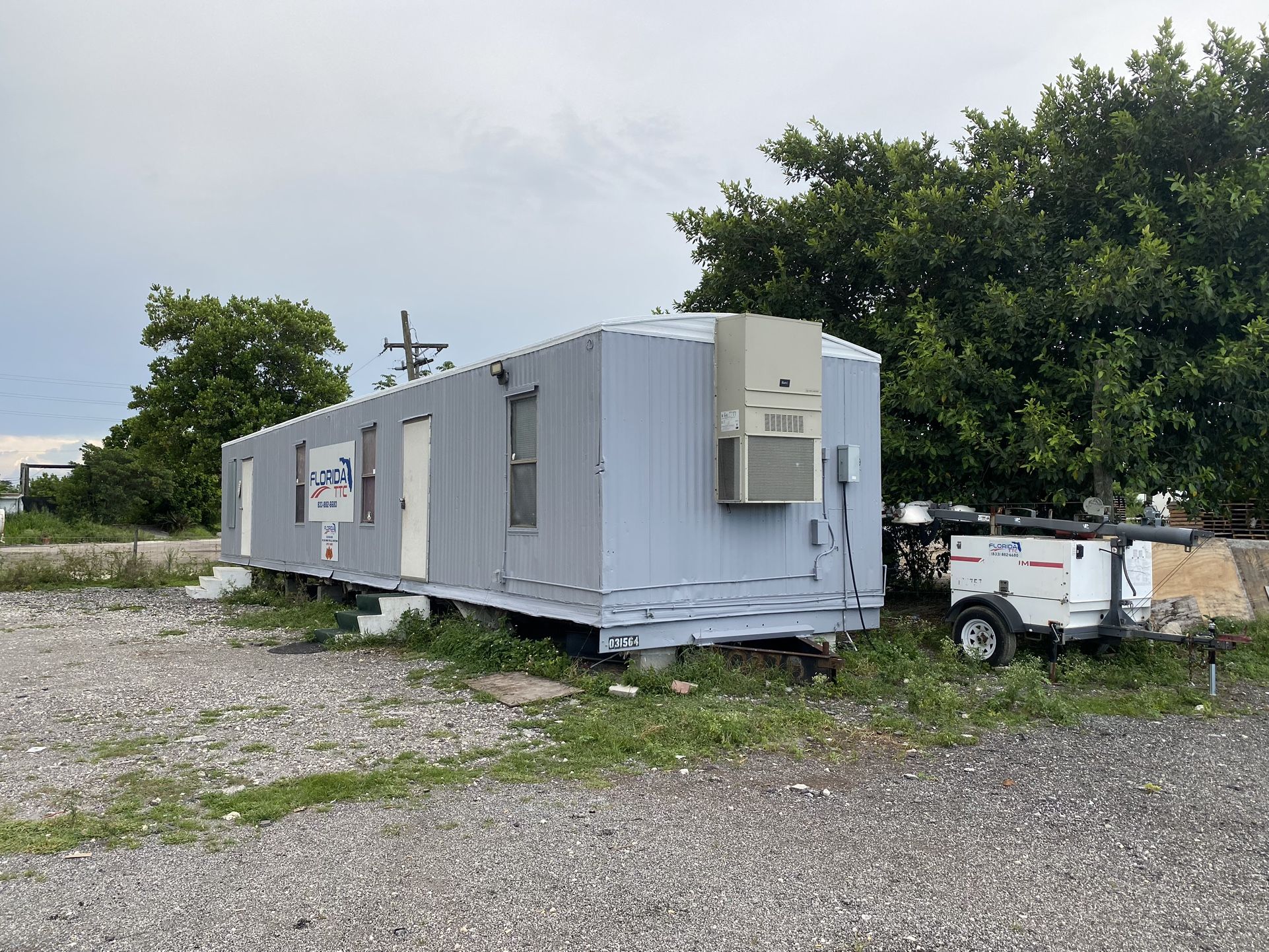TRAILER 32 Feet Long for Sale in Pompano Beach, FL - OfferUp