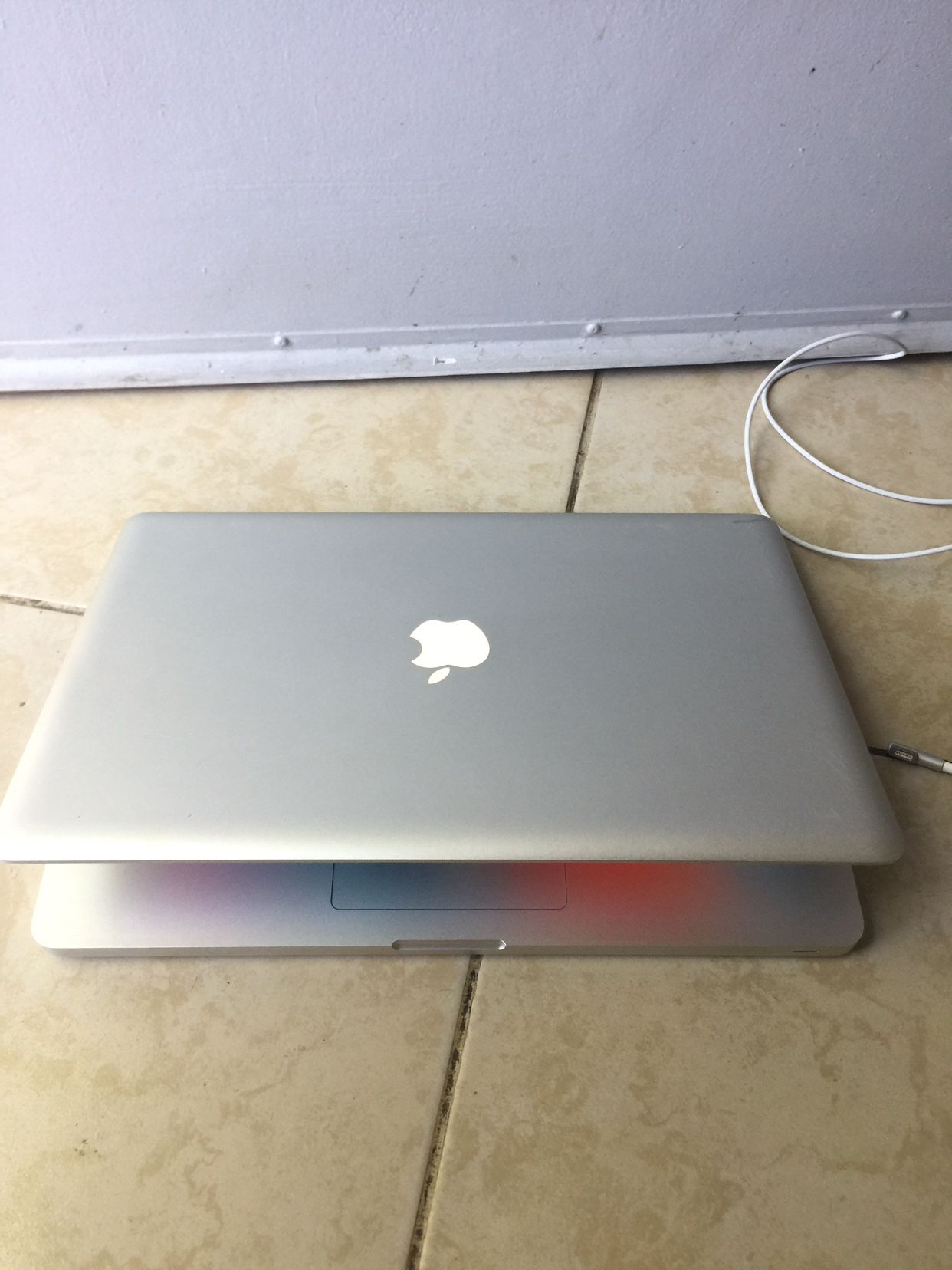 15” MacBook Pro i7 Processor 500gb Hardrive 8gb Ram Come With Charger ...