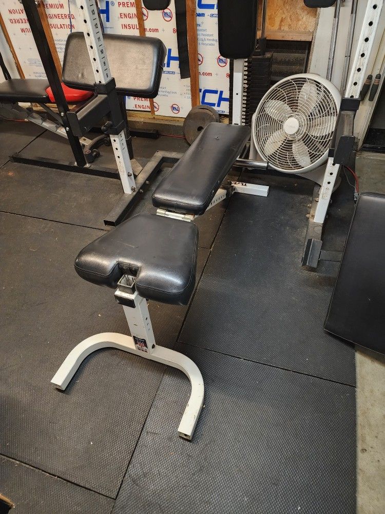 ADJUSTABLE WEIGHT BENCH TUFF STUFF for Sale in Beaumont, CA - OfferUp