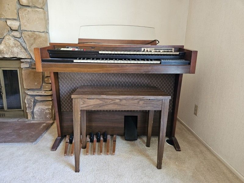 Thomas Organ for Sale in Anaheim, CA - OfferUp