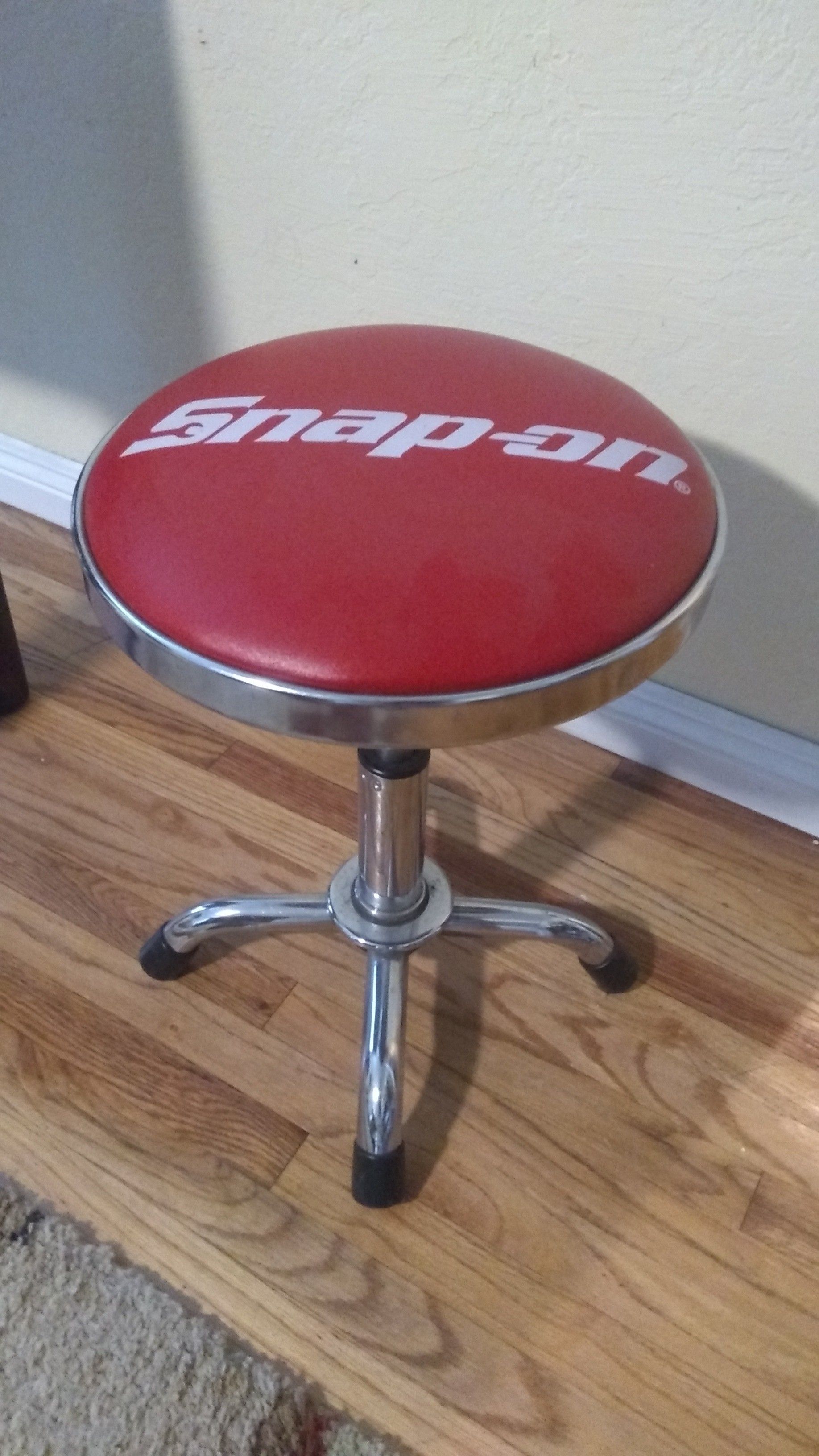Snap-On snapon tool bench mechanic garage workbench stool. Swivel for ...