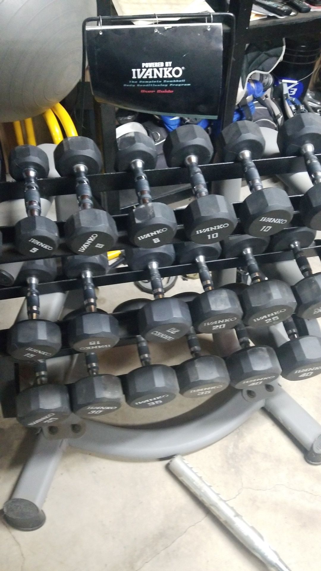 Ivanko dumbbell set 5lbs to 40lbs w/stand for Sale in Norco, CA - OfferUp