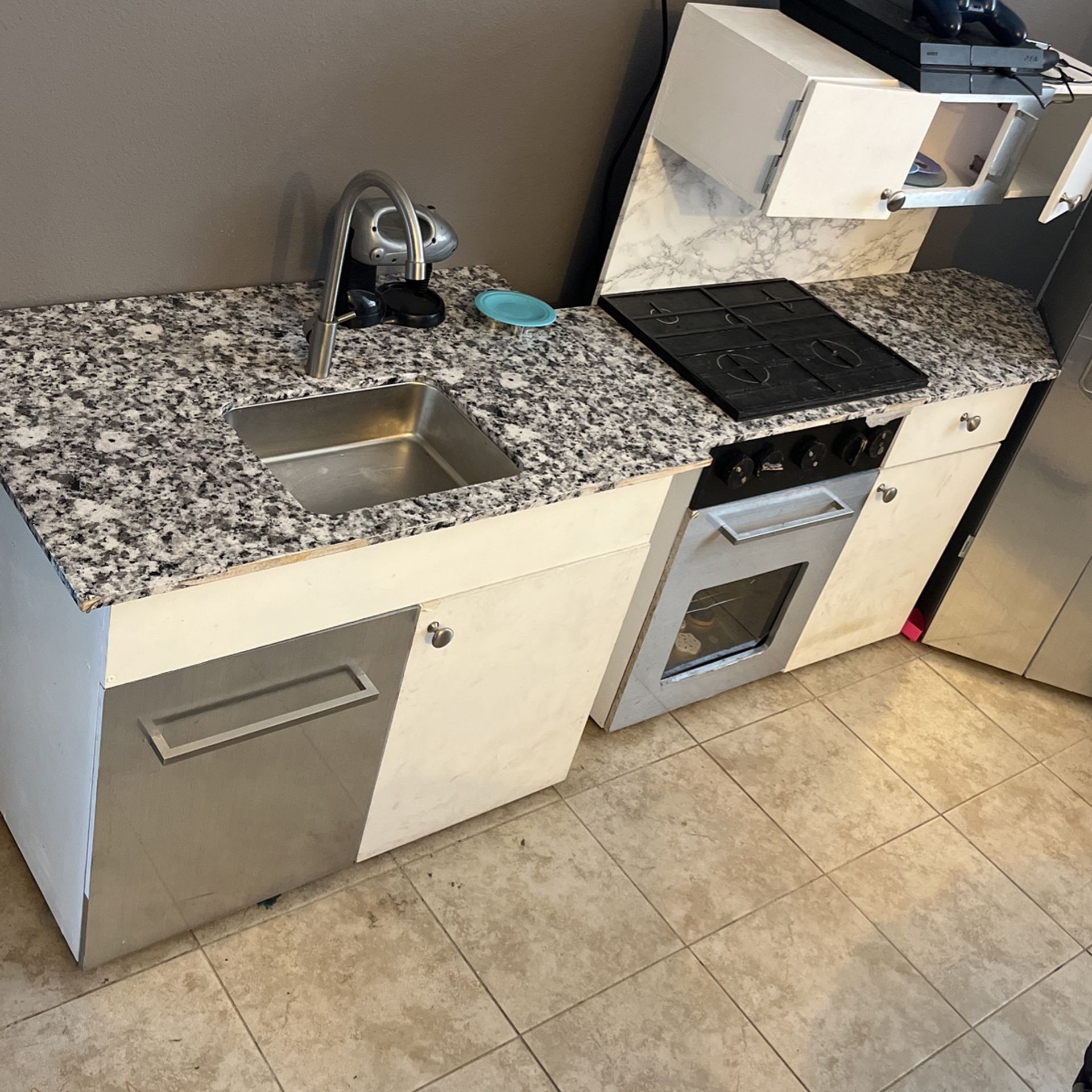 Play Kitchen for Sale in Menifee, CA - OfferUp