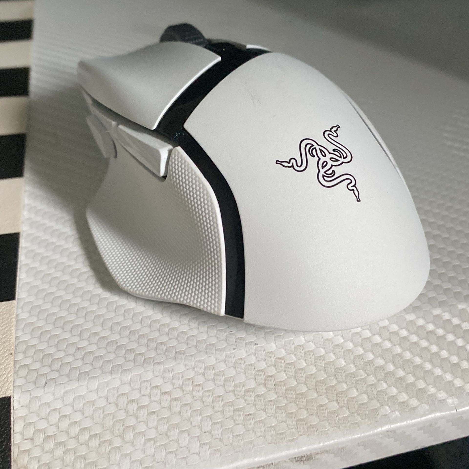 Razor Gaming Mouse 60 They Go For 70 for Sale in Porterville, CA - OfferUp