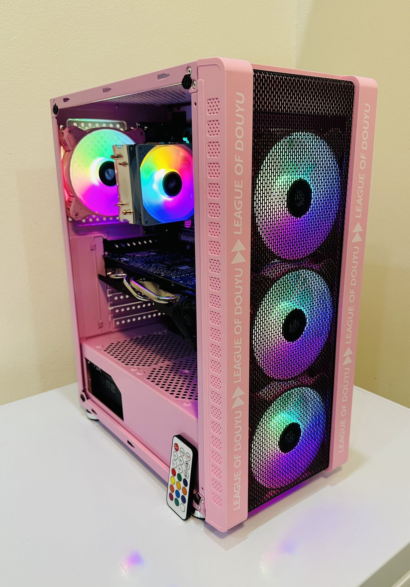 NEW GIGABYTE Gaming PC. CPU AMD 8 Core FX8 @3,5GHz. GPU AMD R9 290 4G ...