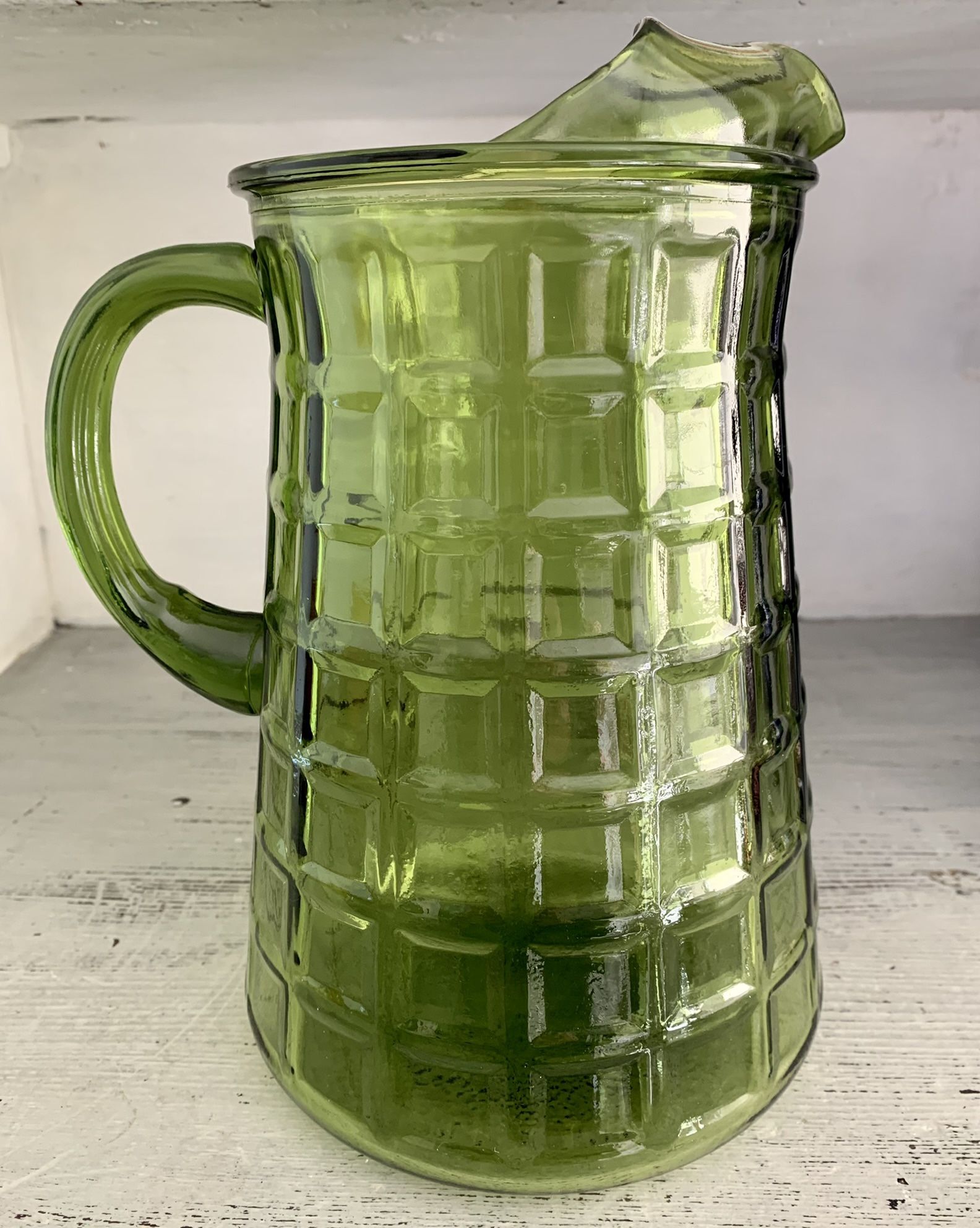 Vintage avocado green glass waffle/ square block pattern pitcher w/ice ...