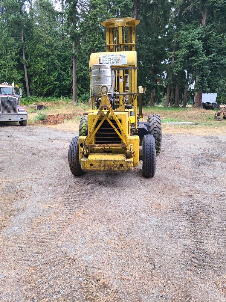 CHAMP FORKLIFT TL350 for Sale in Stanwood, WA - OfferUp