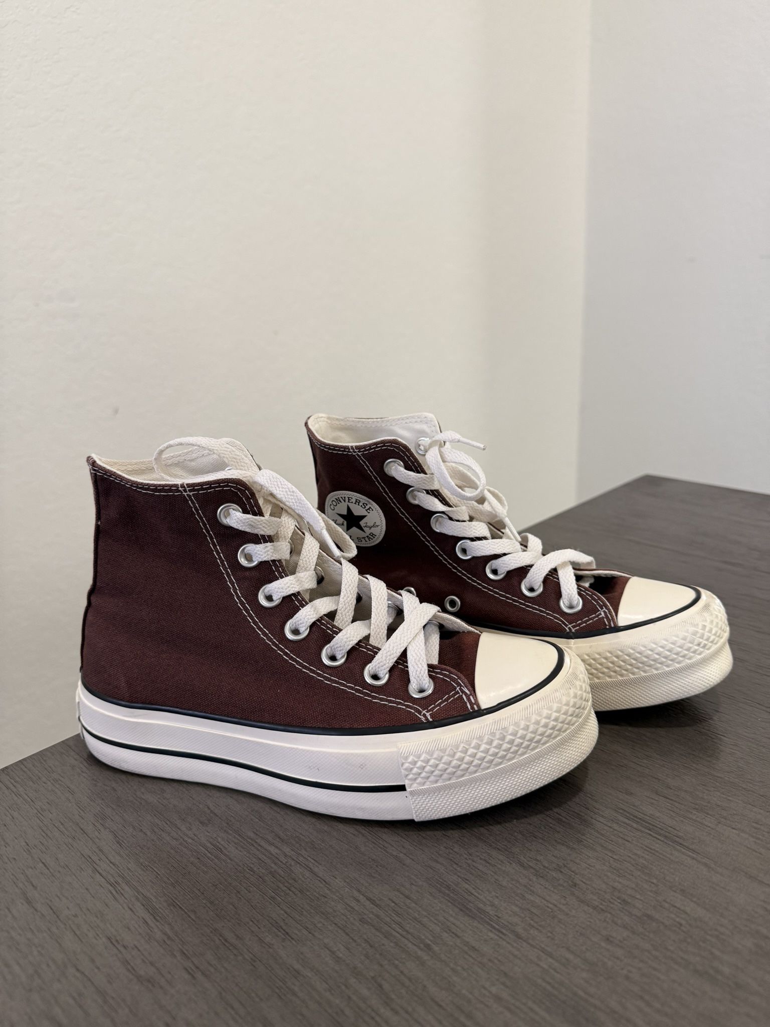 Converse, Brown Size 5 for Sale in San Antonio, TX - OfferUp