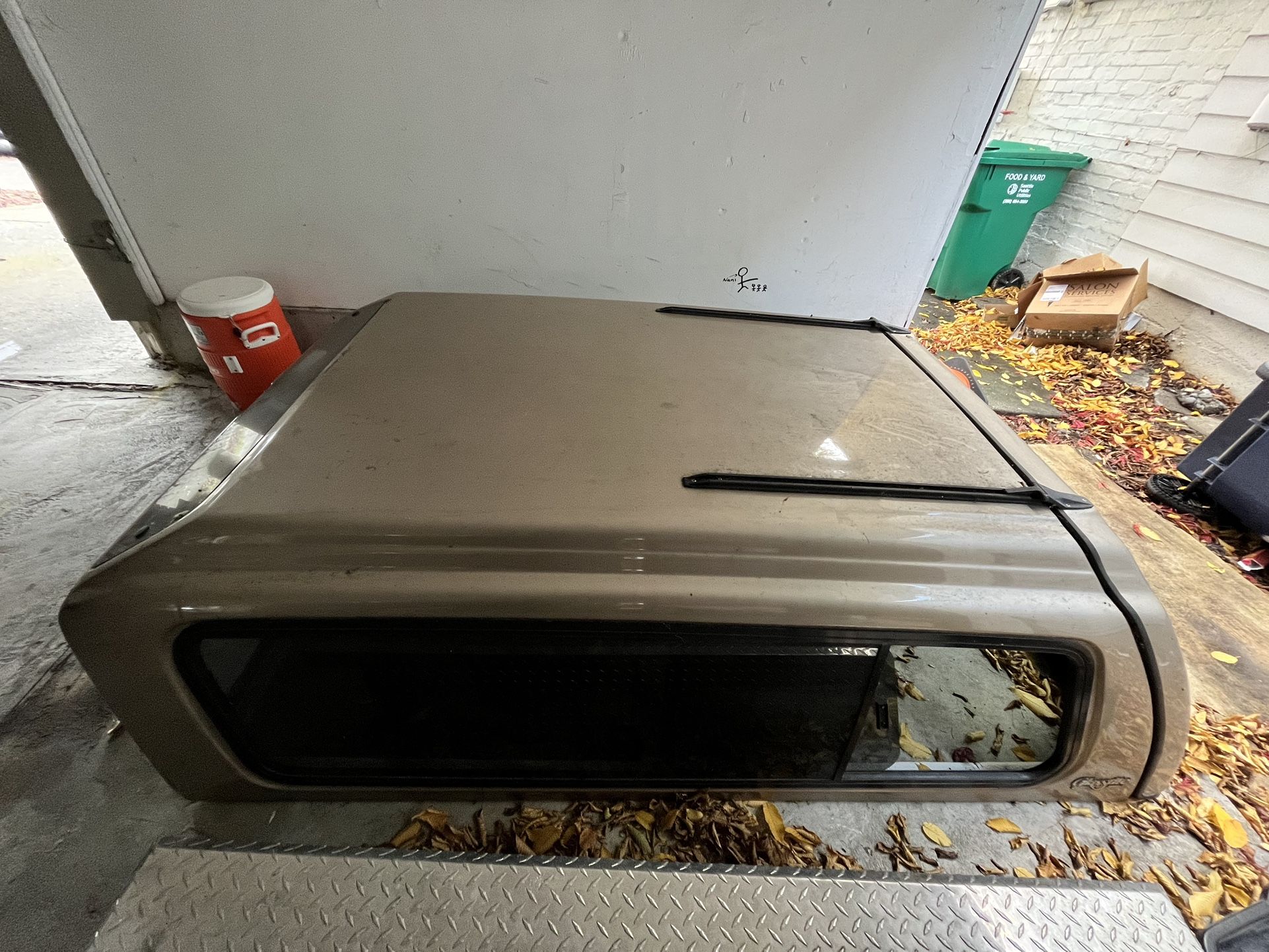 Glasstite Truck Canopy for Sale in Seattle, WA - OfferUp