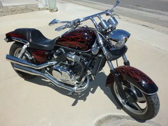 Honda Magna 750 Custom