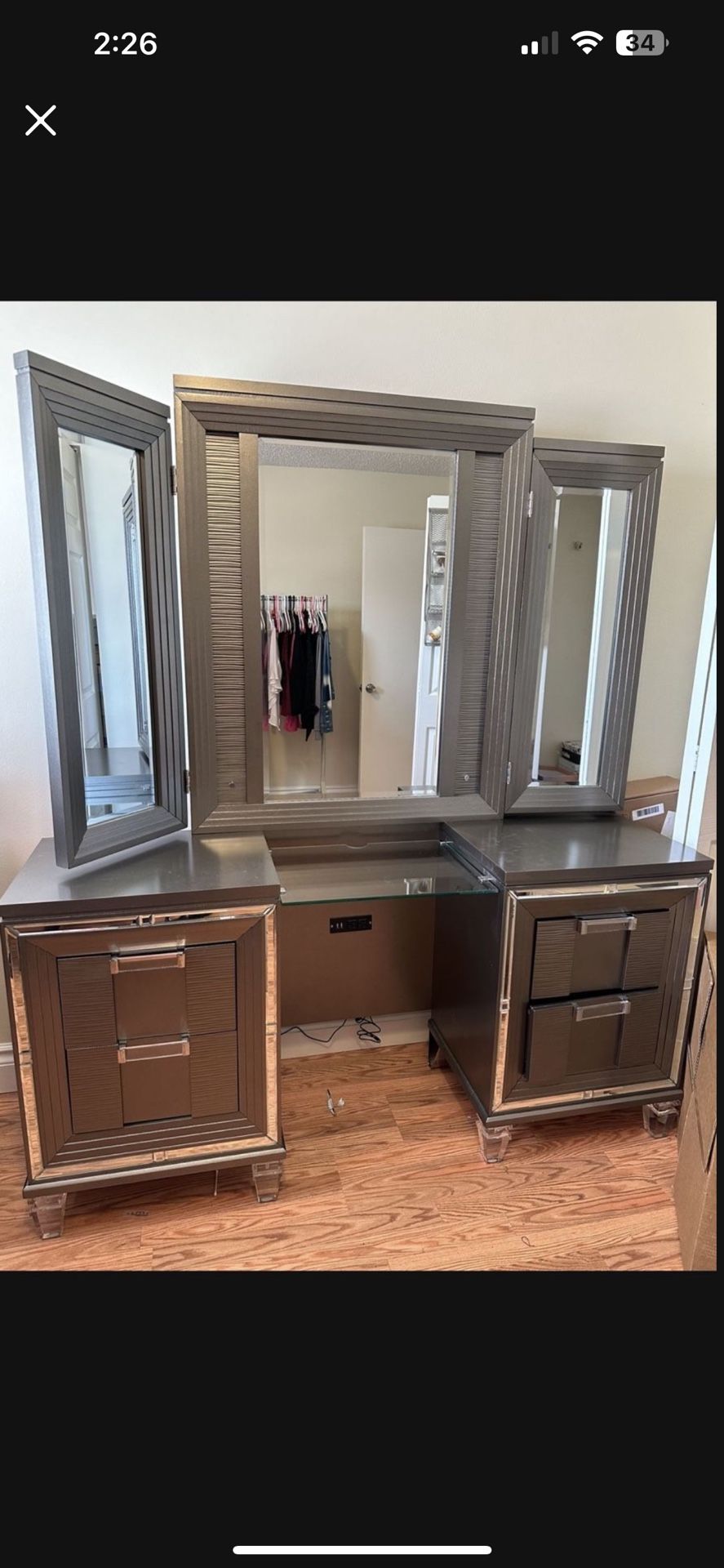 City Furniture Grey Vegas Mirrored Vanity For Bedroom With Drawers ...