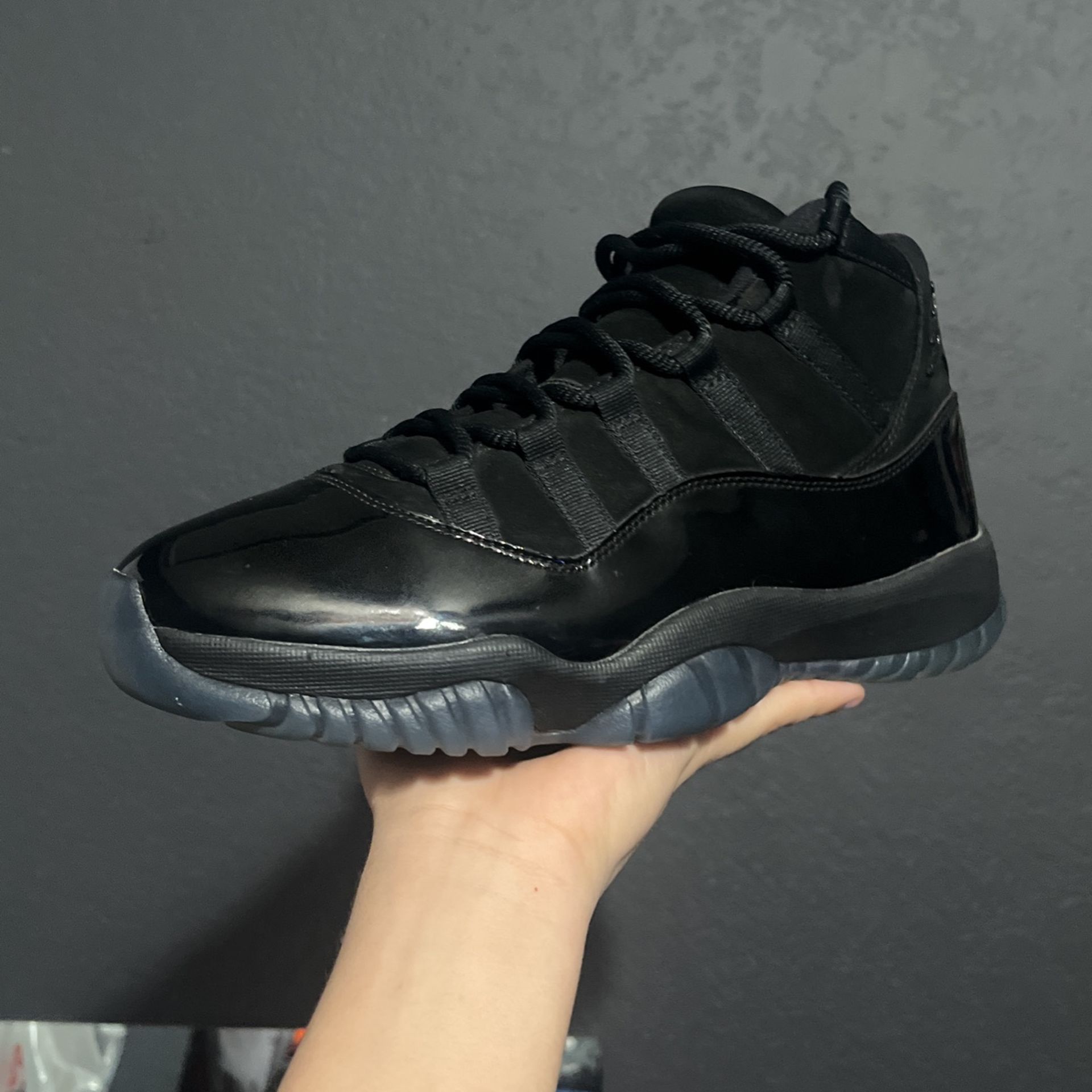 Jordan 11s Cap and Gown for Sale in Los Angeles, CA - OfferUp