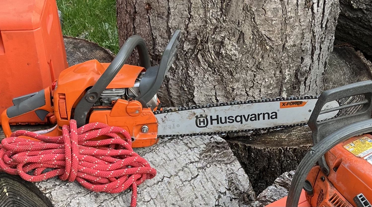 Husqvarna 440 Chainsaw Review _ Chainsaw Stihl Vs Husqvarna: Ultimate ...