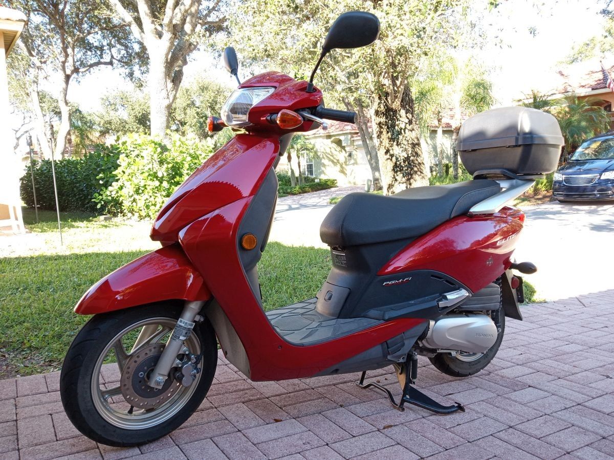 2010 Honda Elite 110cc Scooter Motorcycle 90Miles/Gallon 60MPH Like New ...
