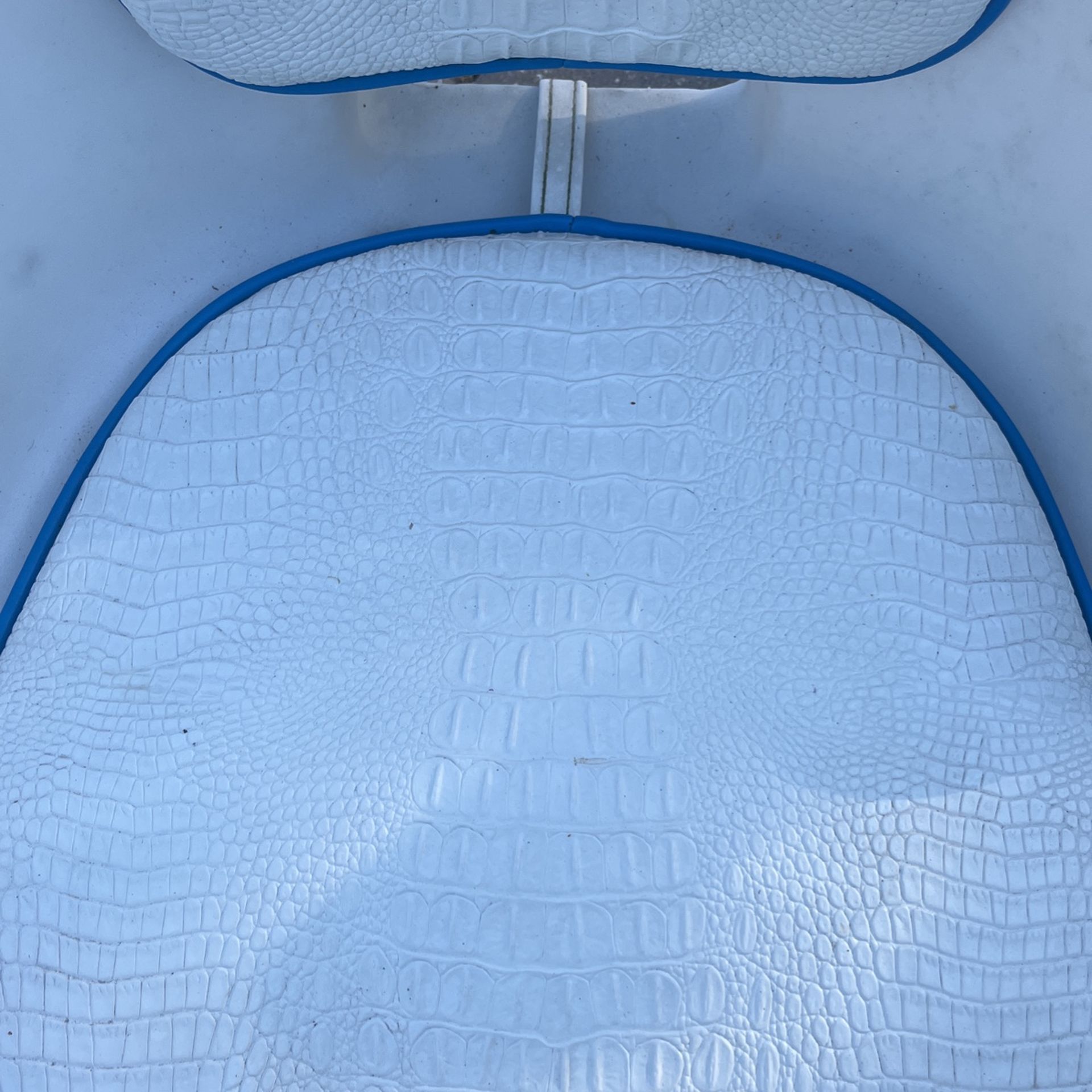 Gator Skin Capitan Chairs for Sale in New Smyrna Beach, FL - OfferUp
