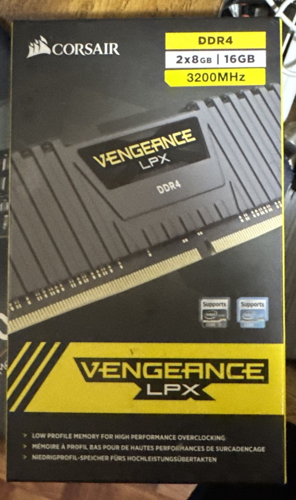 CORSAIR VENGEANCE LPX for Sale in Lynwood, CA - OfferUp