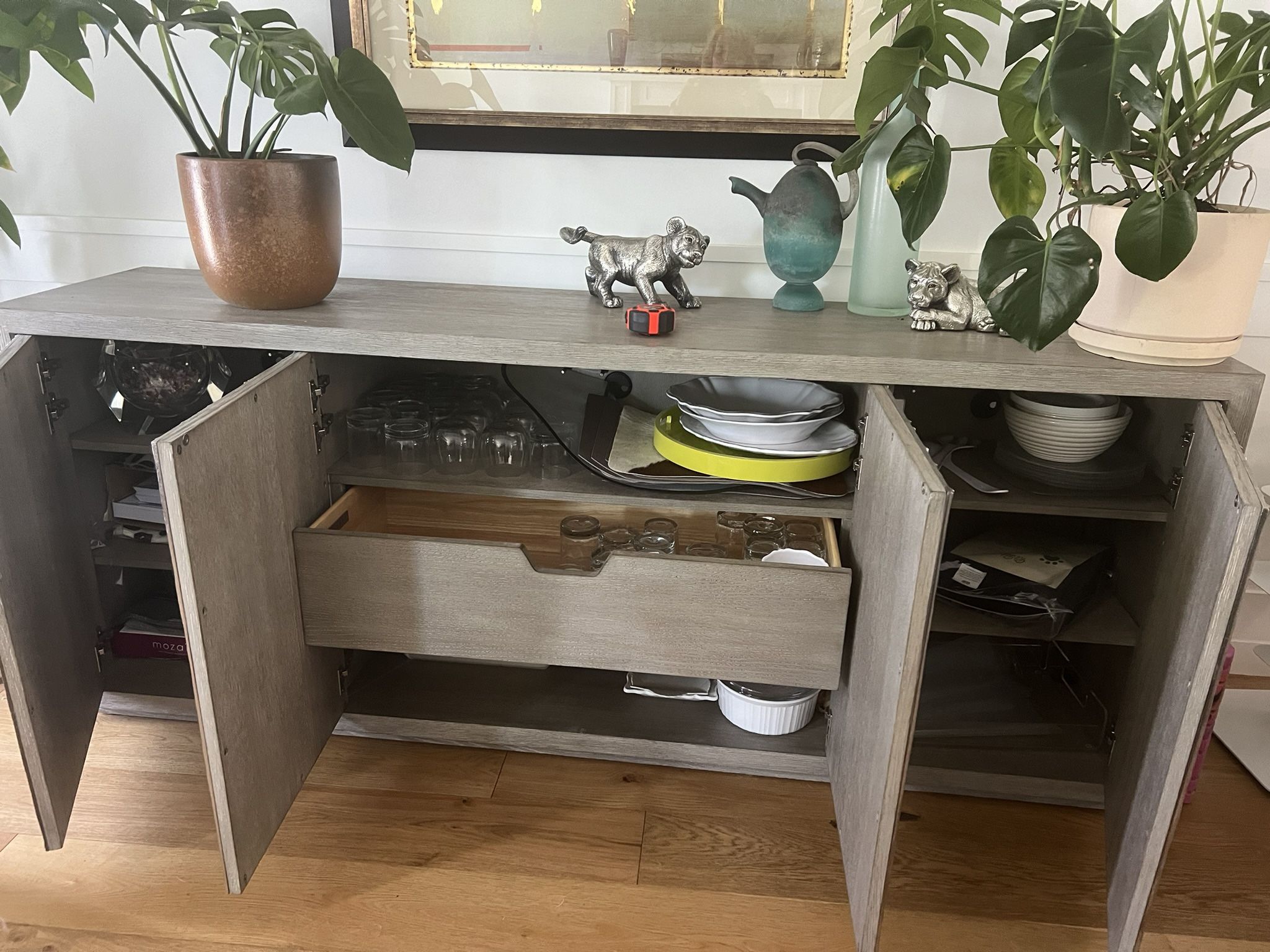 Bernhardt valora credenza store
