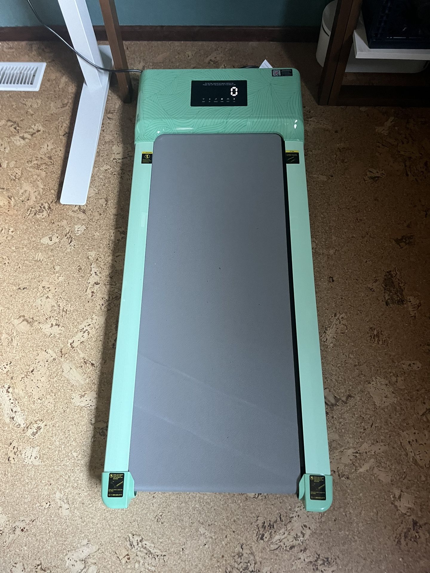 Deer Run Walking Pad Desk Treadmill for Sale in Home, WA - OfferUp