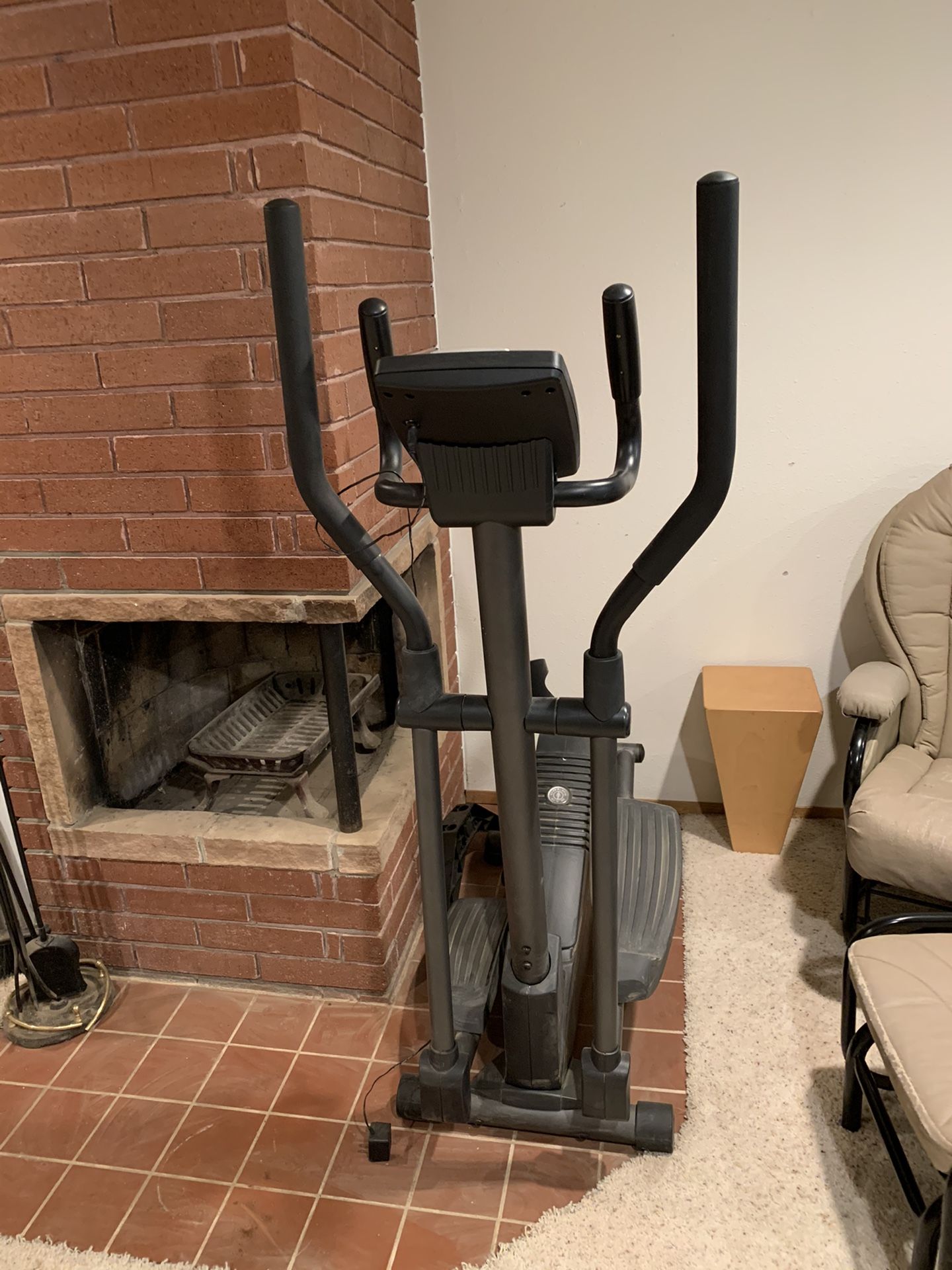 Gold’s Gym Elliptical Machine for Sale in Seattle, WA - OfferUp