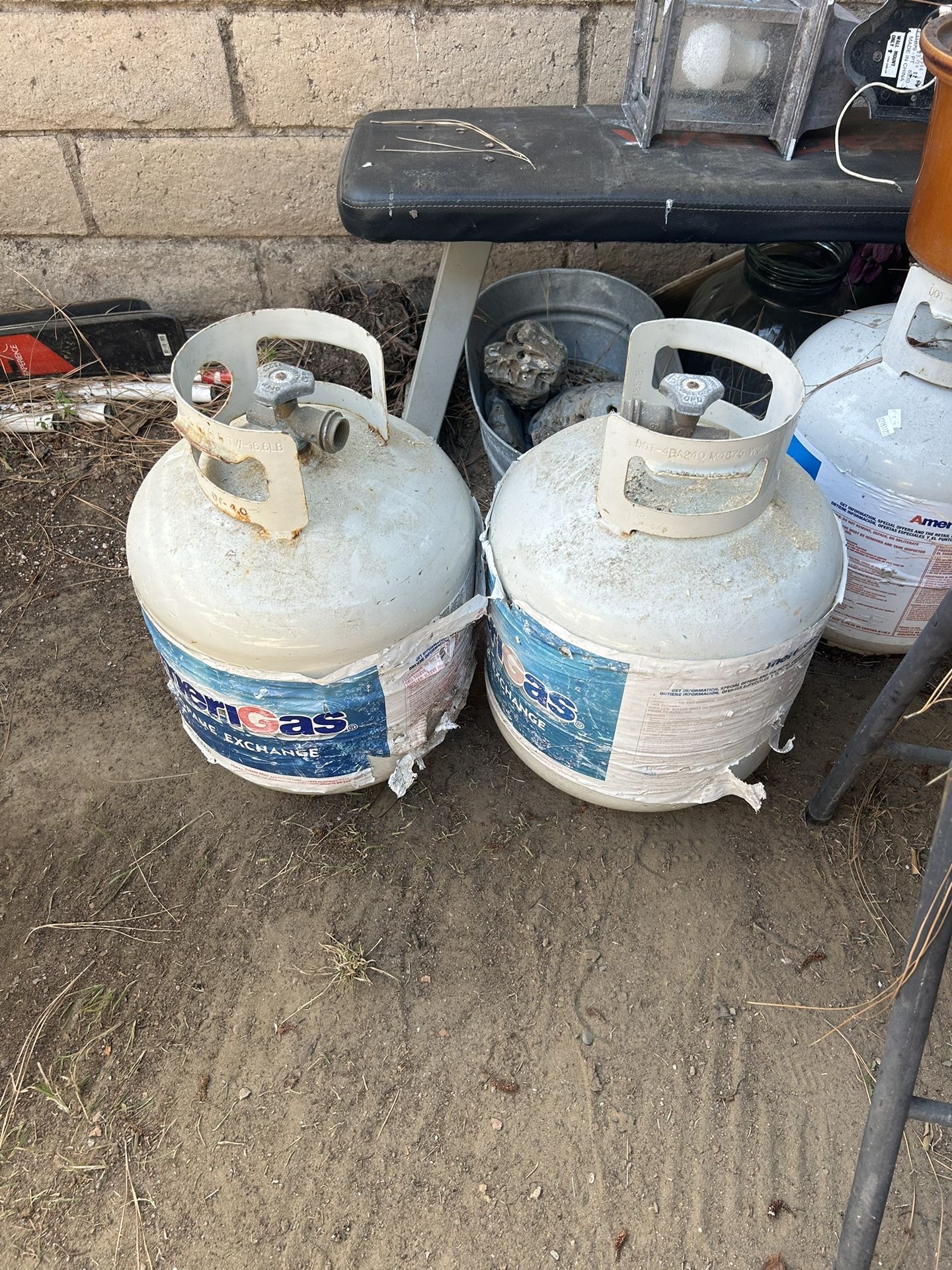 Propane Tanks Empty 12 Eqch/ Tankes De Propano Vacios 12 Cada Uno for ...