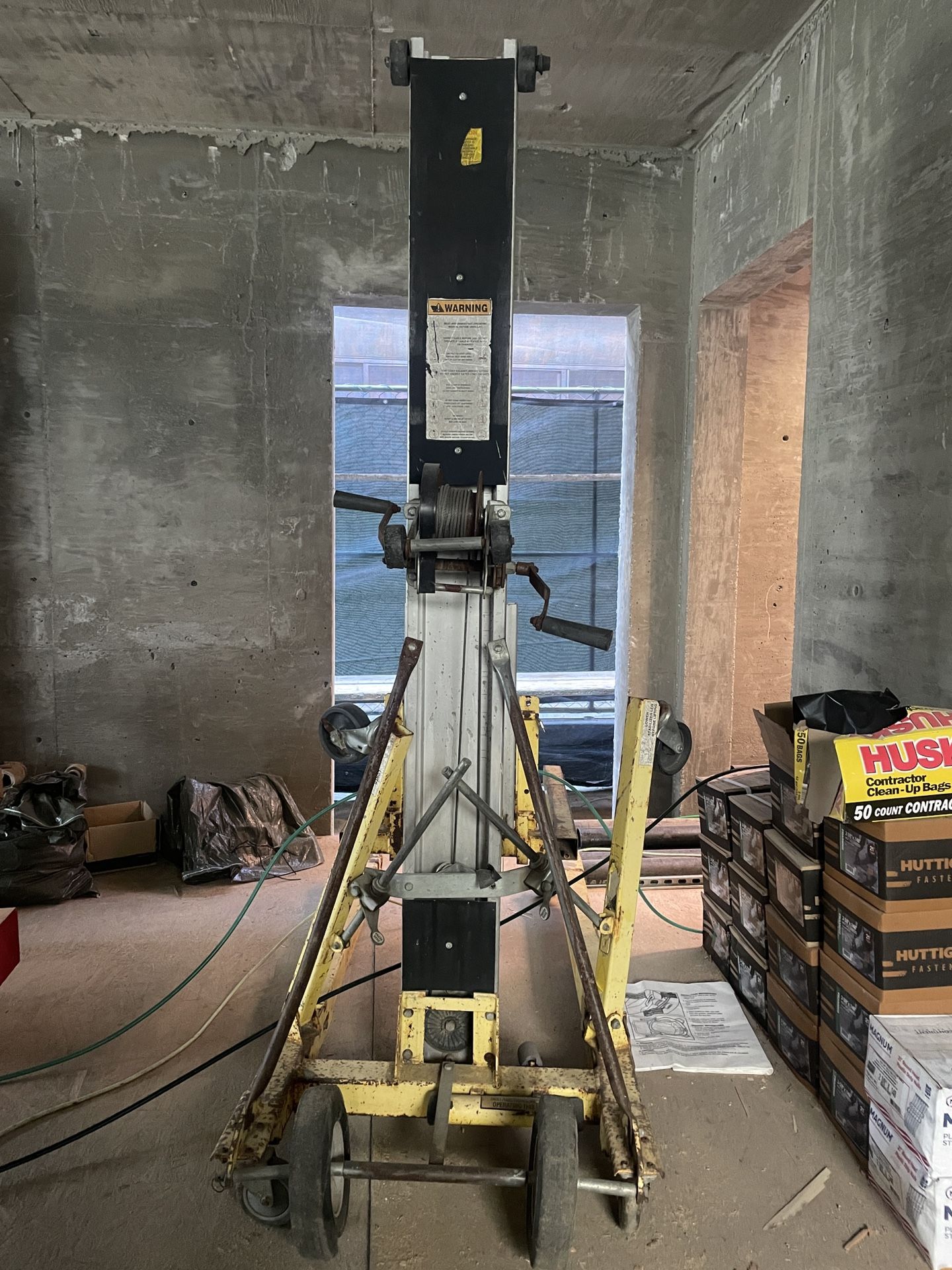 SUMNER GENIE LIFT - Model 2118 for Sale in Marina Del Rey, CA - OfferUp