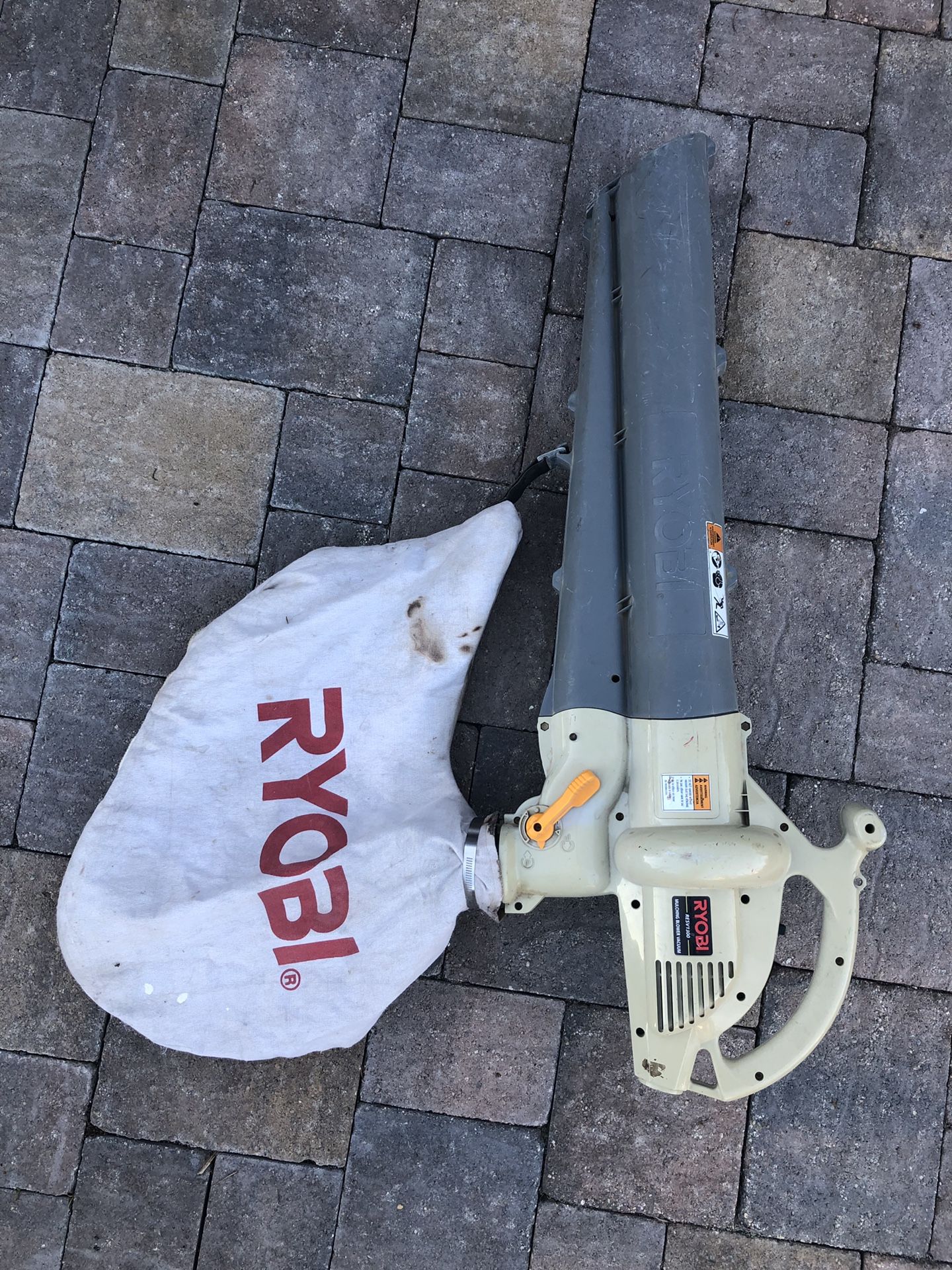 Ryobi RESV1300 Electric Mulchinator Vac for Sale in San Diego, CA - OfferUp