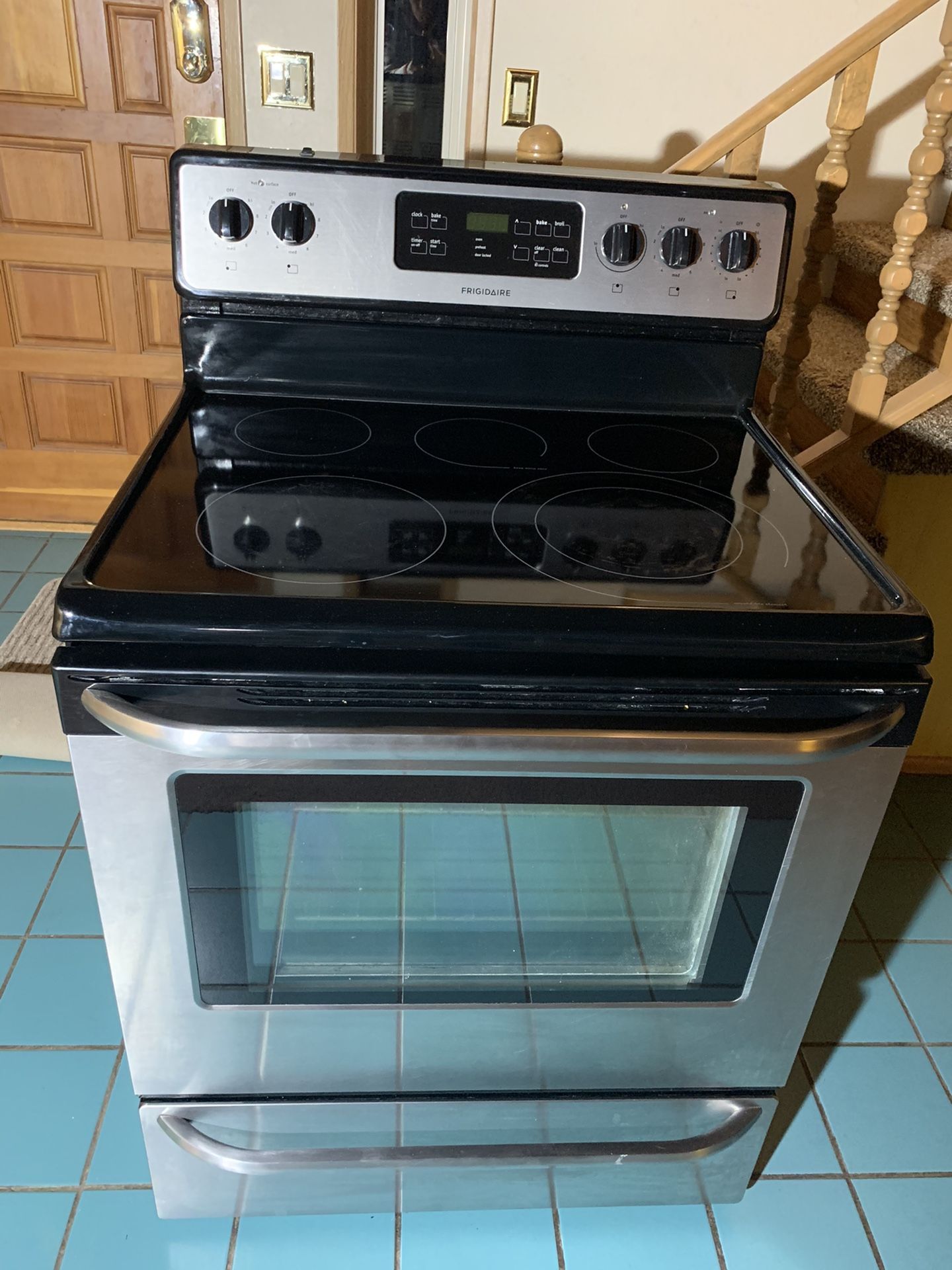 Frigidaire Stainless Steel Smooth Top Stove/Range for Sale in Auburn ...