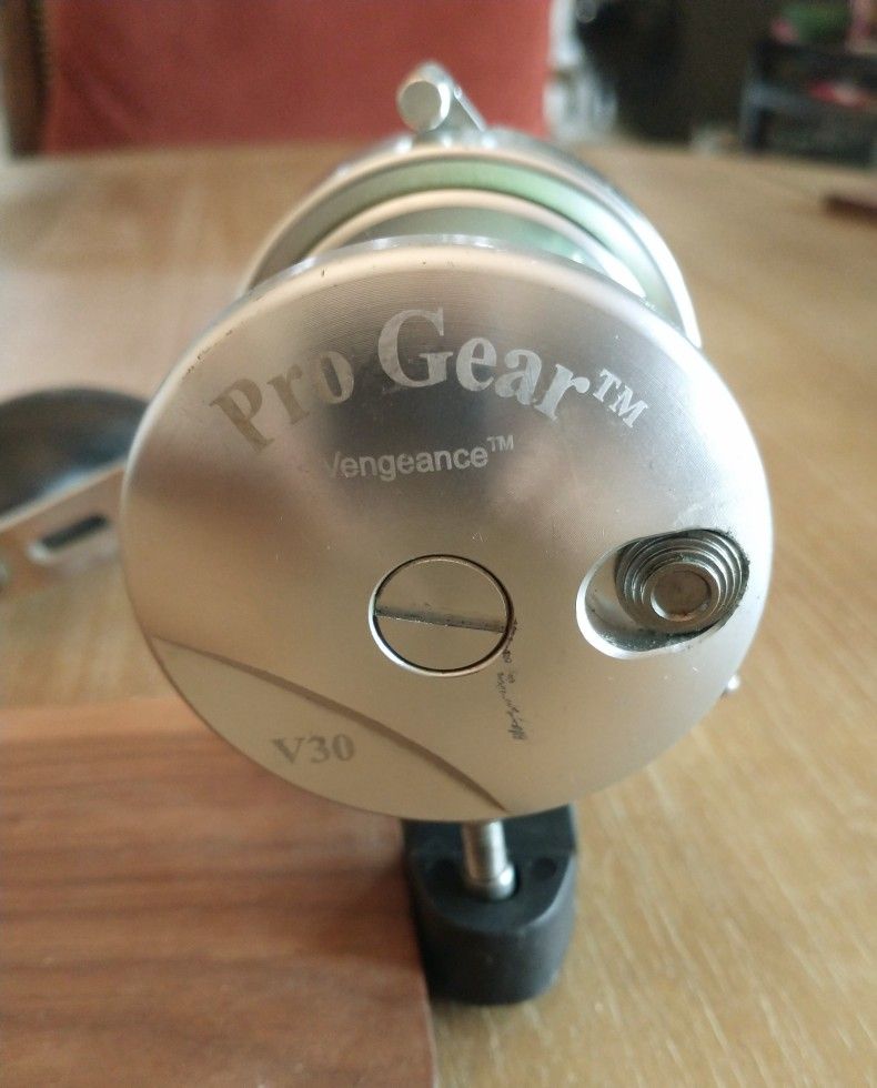 Pro Gear Vengeance V30 Star Drag Reel for Sale in Indianapolis, IN ...