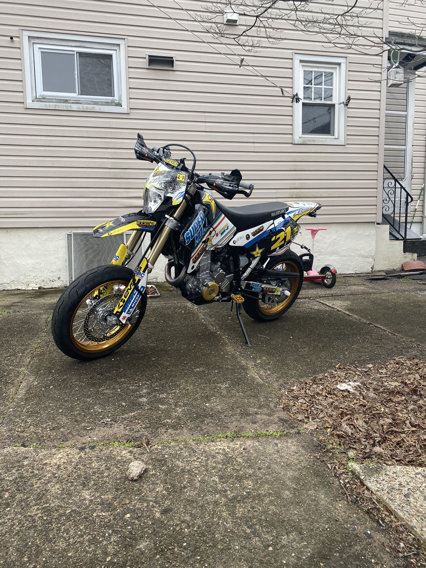 2018 Suzuki Drz 400sm for Sale in Clifton, NJ - OfferUp