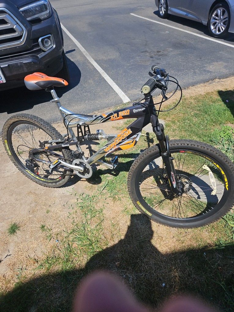 *MONGOOSE XR 250 FULL SUSPENSION Mountain bike for Sale in Sumner, WA ...