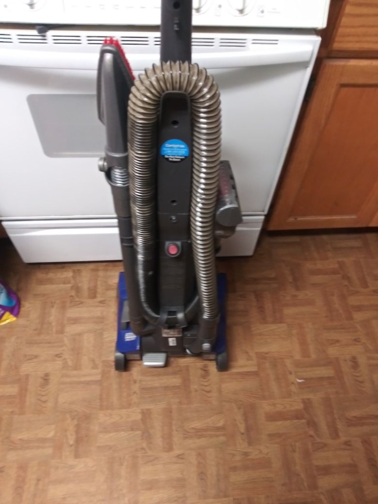 Hoover 12 amp WindTunnel vacuum for Sale in Renton, WA - OfferUp