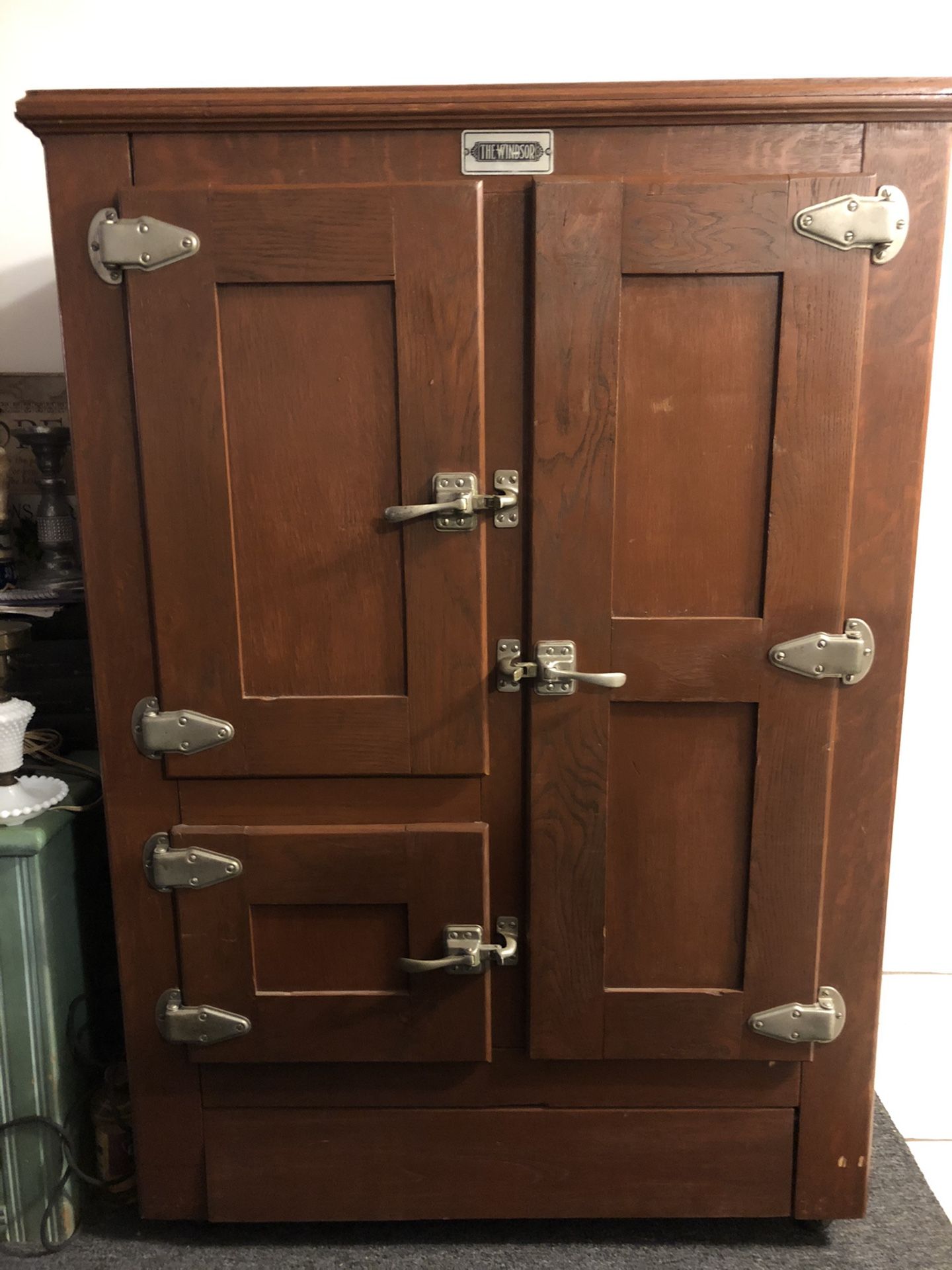 Antique Ice Box “The Windsor” circa 1890 - 1910 for Sale in Anaheim, CA ...