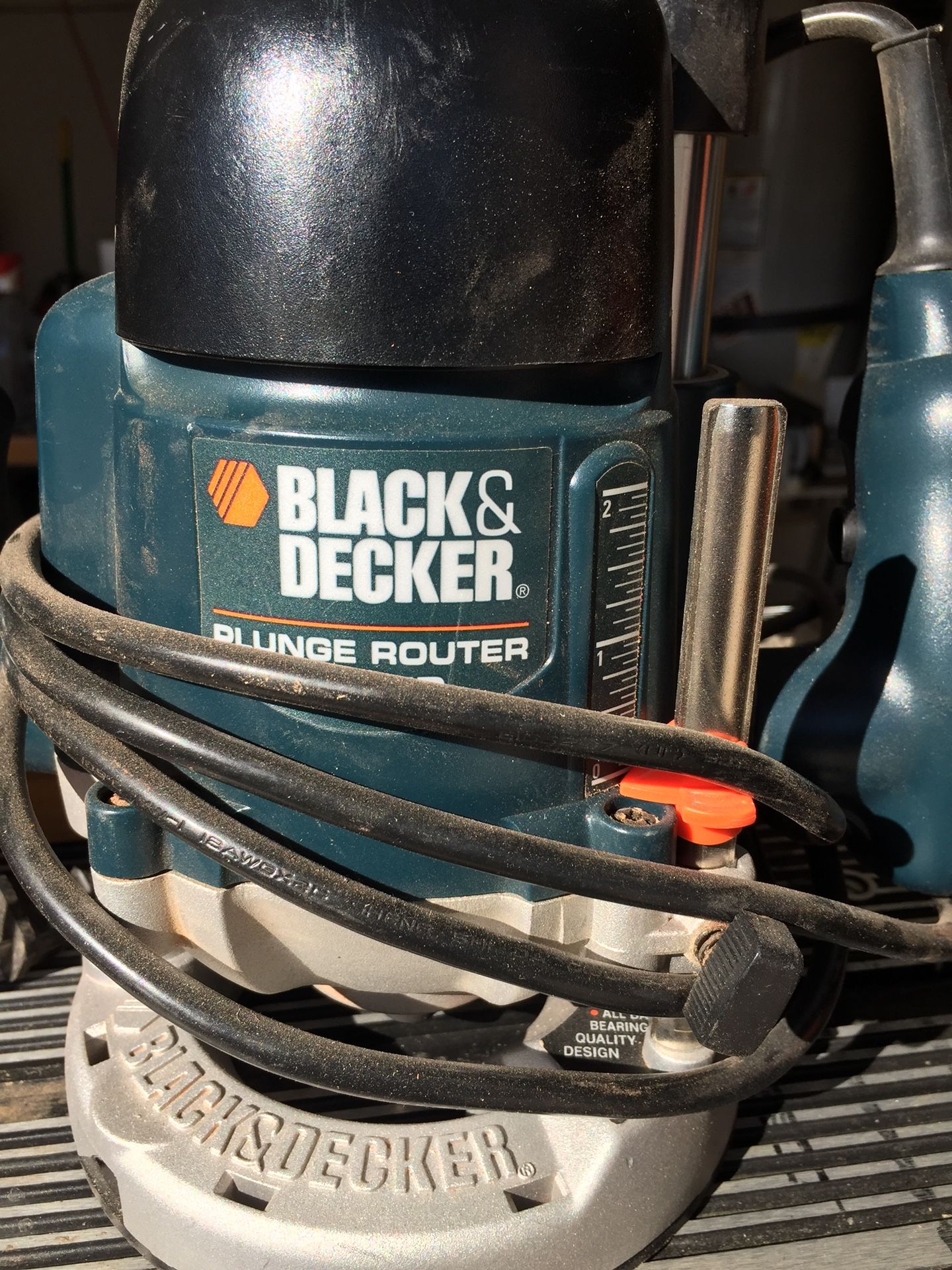 Black and Decker 1 3/4 HP Plunge Router for Sale in Las Vegas, NV - OfferUp