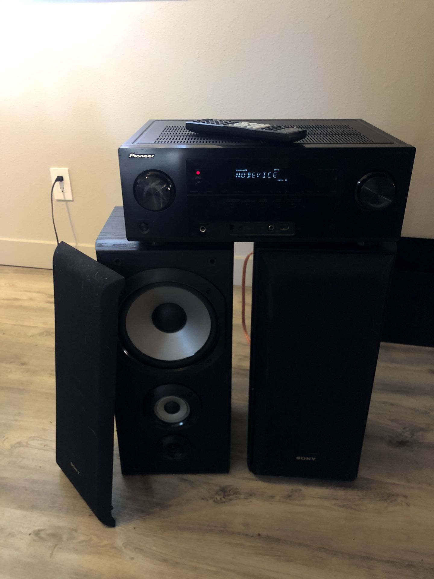 Pioneer VSX-822 140 watt amp + 2x Sony BSB-3000 120 watt Speakers for ...