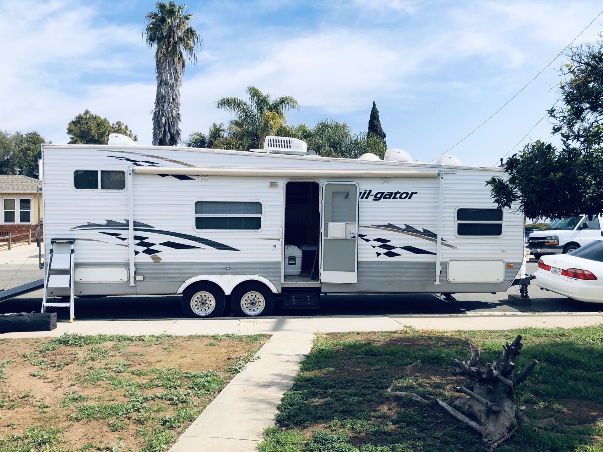 05 278rr tailgator toy hauler for Sale in Chula Vista, CA - OfferUp