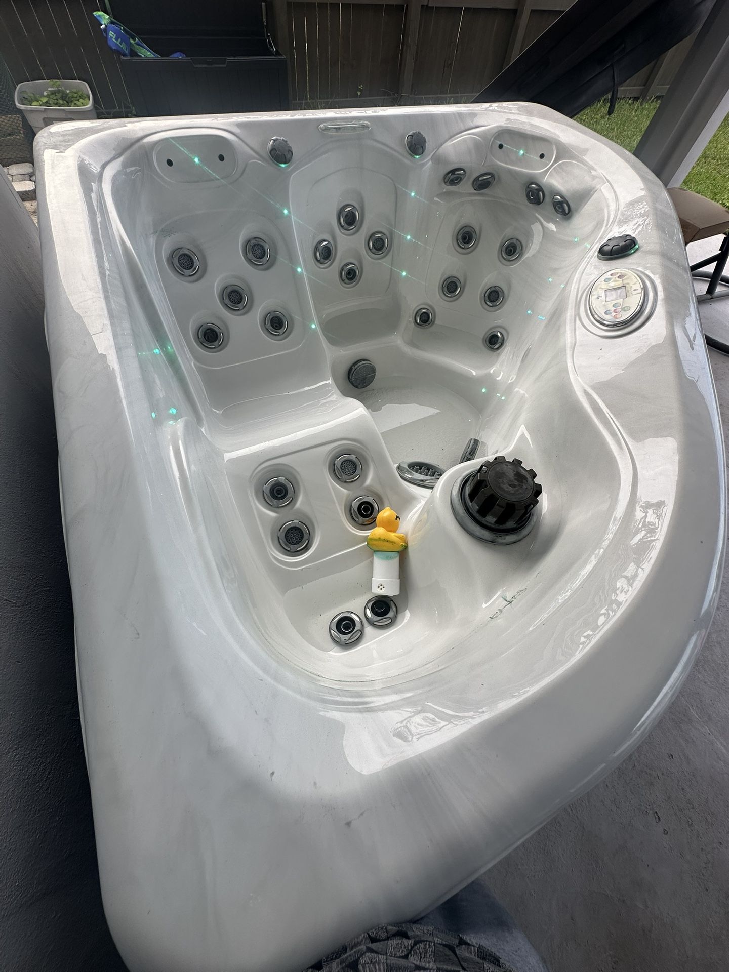 Jacuzzi Free pickup for Sale in Pompano Beach, FL - OfferUp