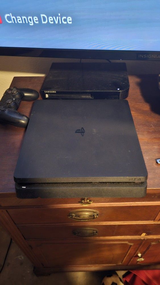 PS4 w/controller for Sale in Mesa, AZ - OfferUp