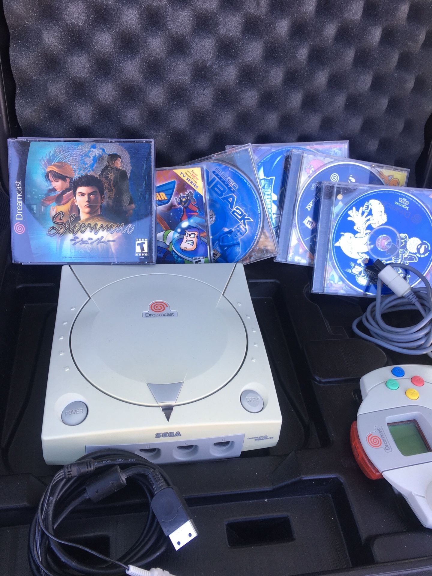 Sega Dreamcast + 6 Games + Case for Sale in Portland, OR - OfferUp