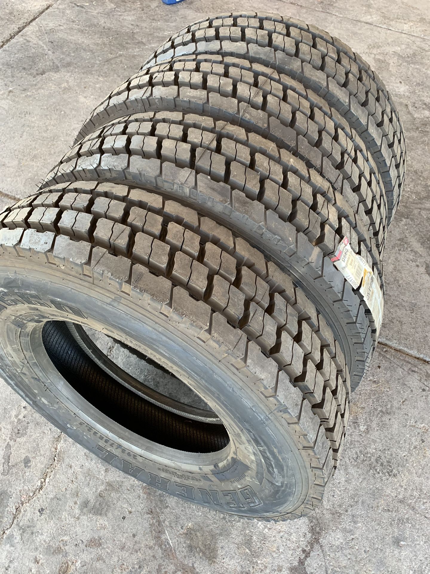 4 General 295/75R22.5 Semi Truck Tires for Sale in Apache Junction, AZ ...