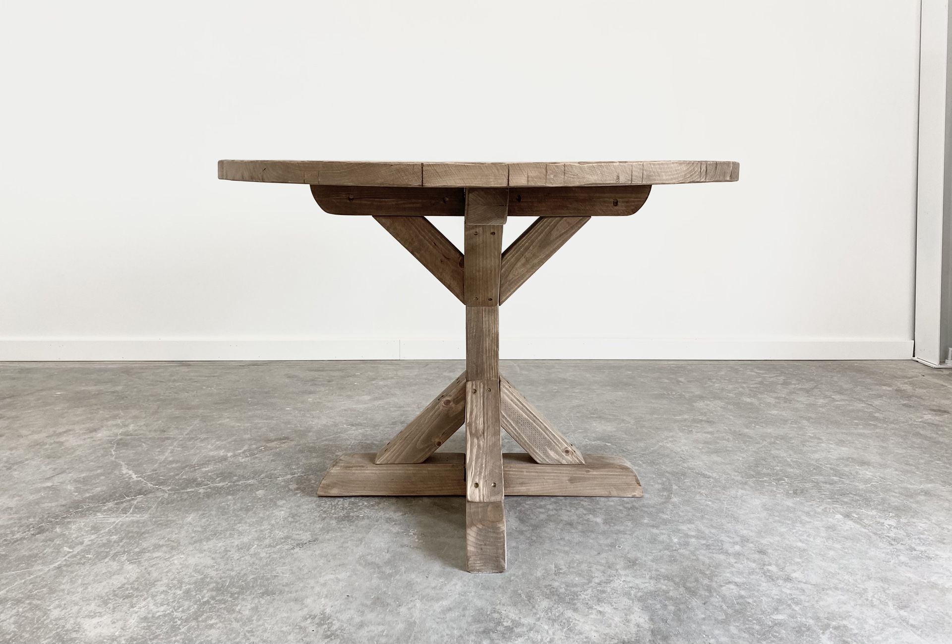 X Beam Round Table for Sale in Bellevue, WA - OfferUp