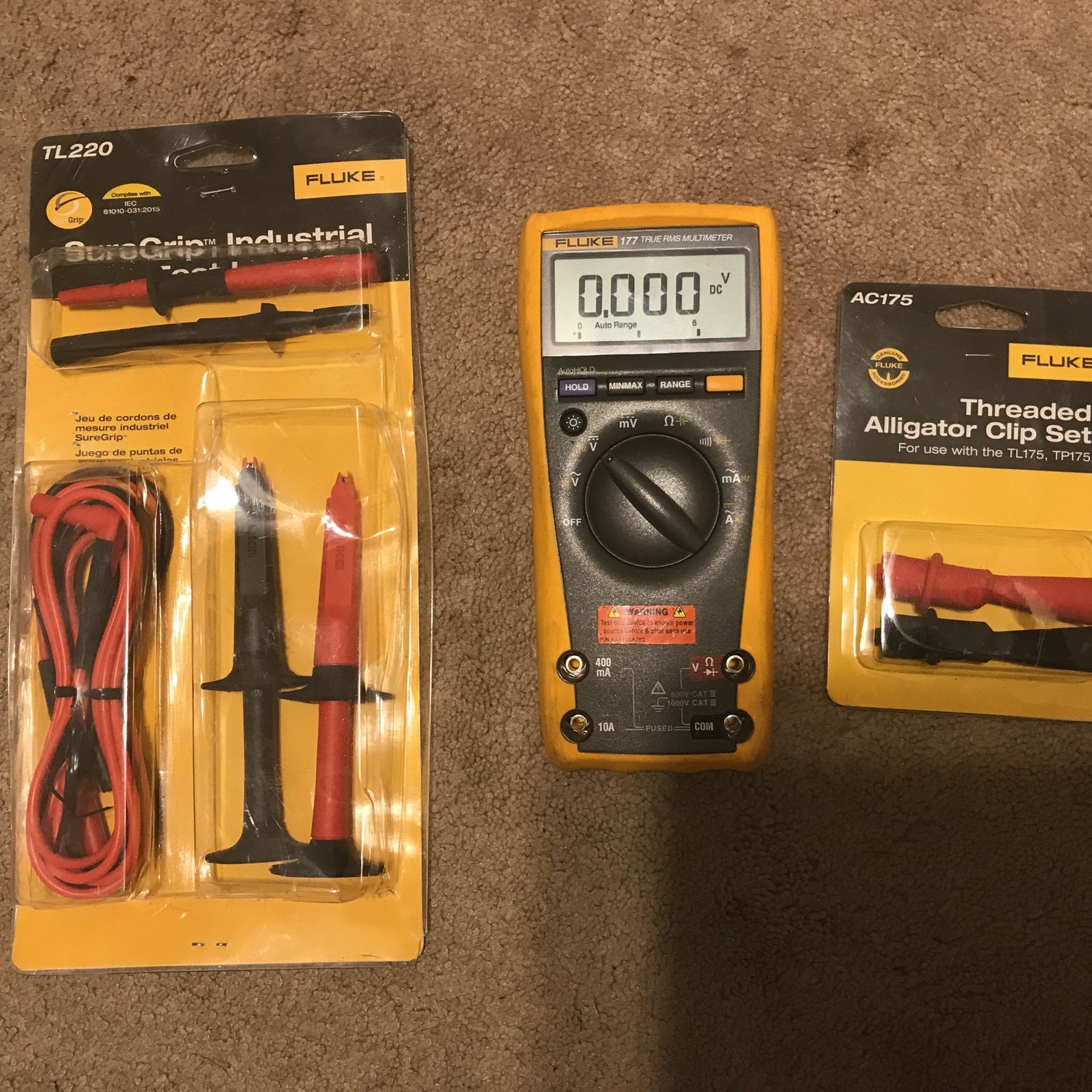 Fluke 177 true rms multimeter with sure grip Industrial test lead set ...