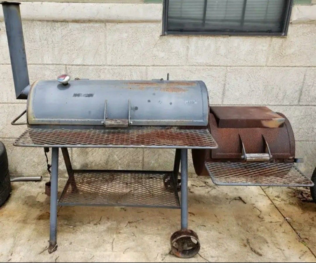 Heavy Duty Smoker for Sale in San Antonio, TX - OfferUp