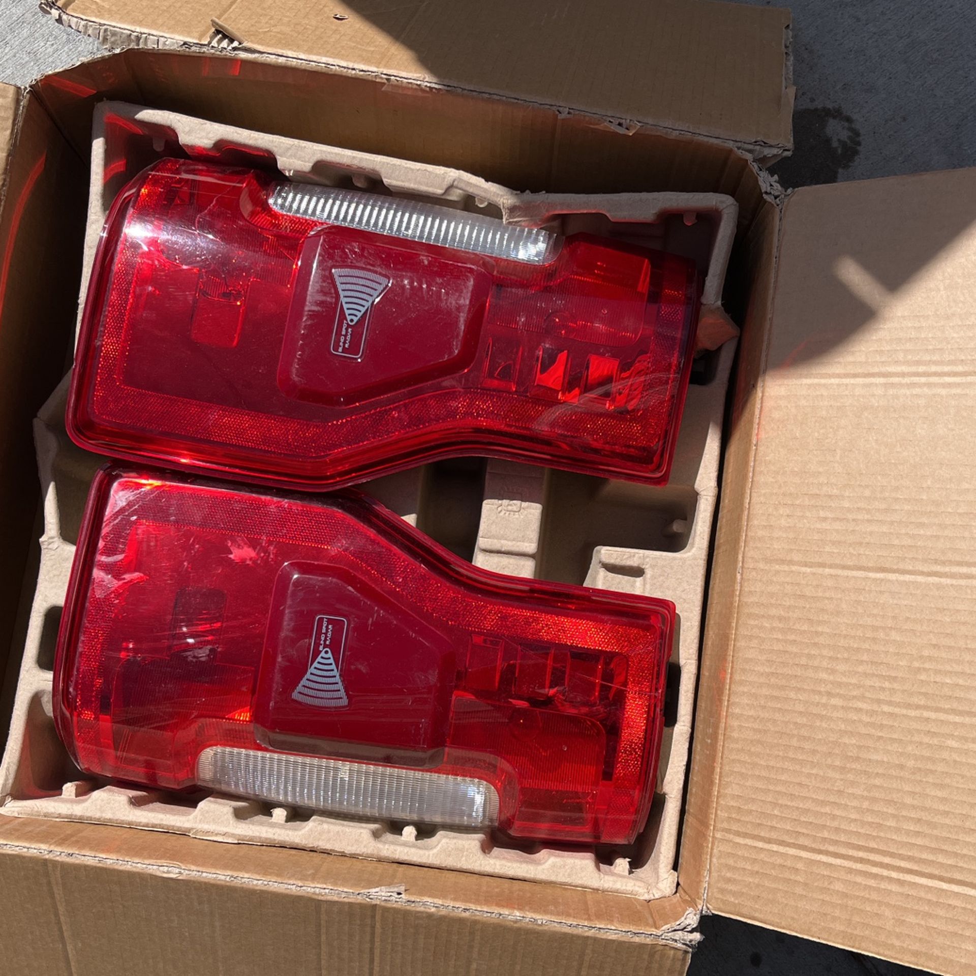 2017 F250 Tail Lights Pair for Sale in Wattenburg, CO - OfferUp