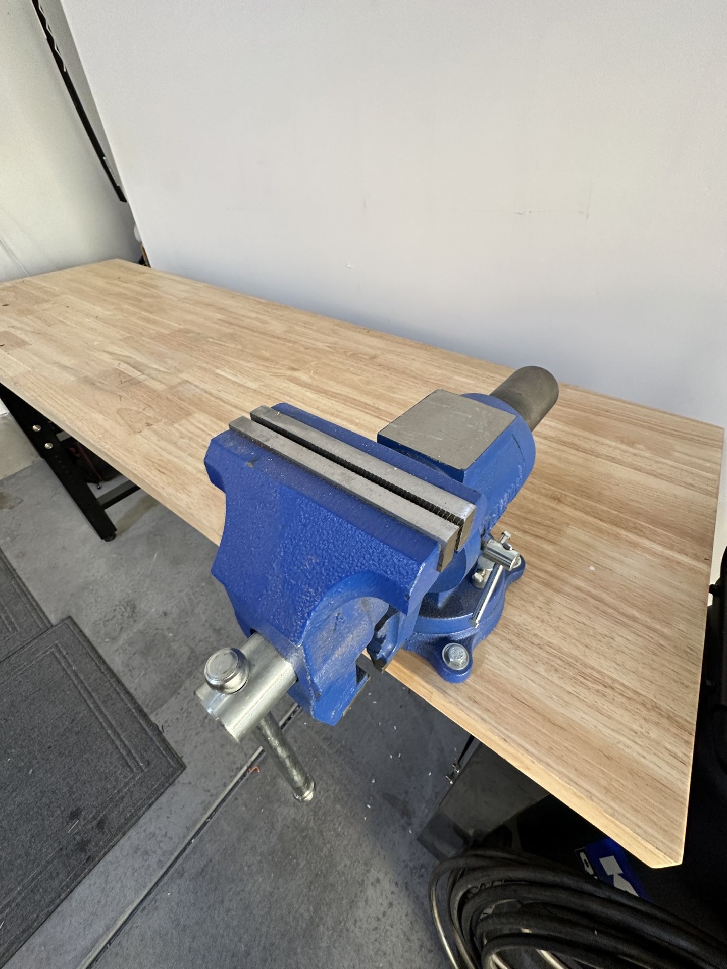 Husky Workbench With Irwin Wise for Sale in Las Vegas, NV - OfferUp